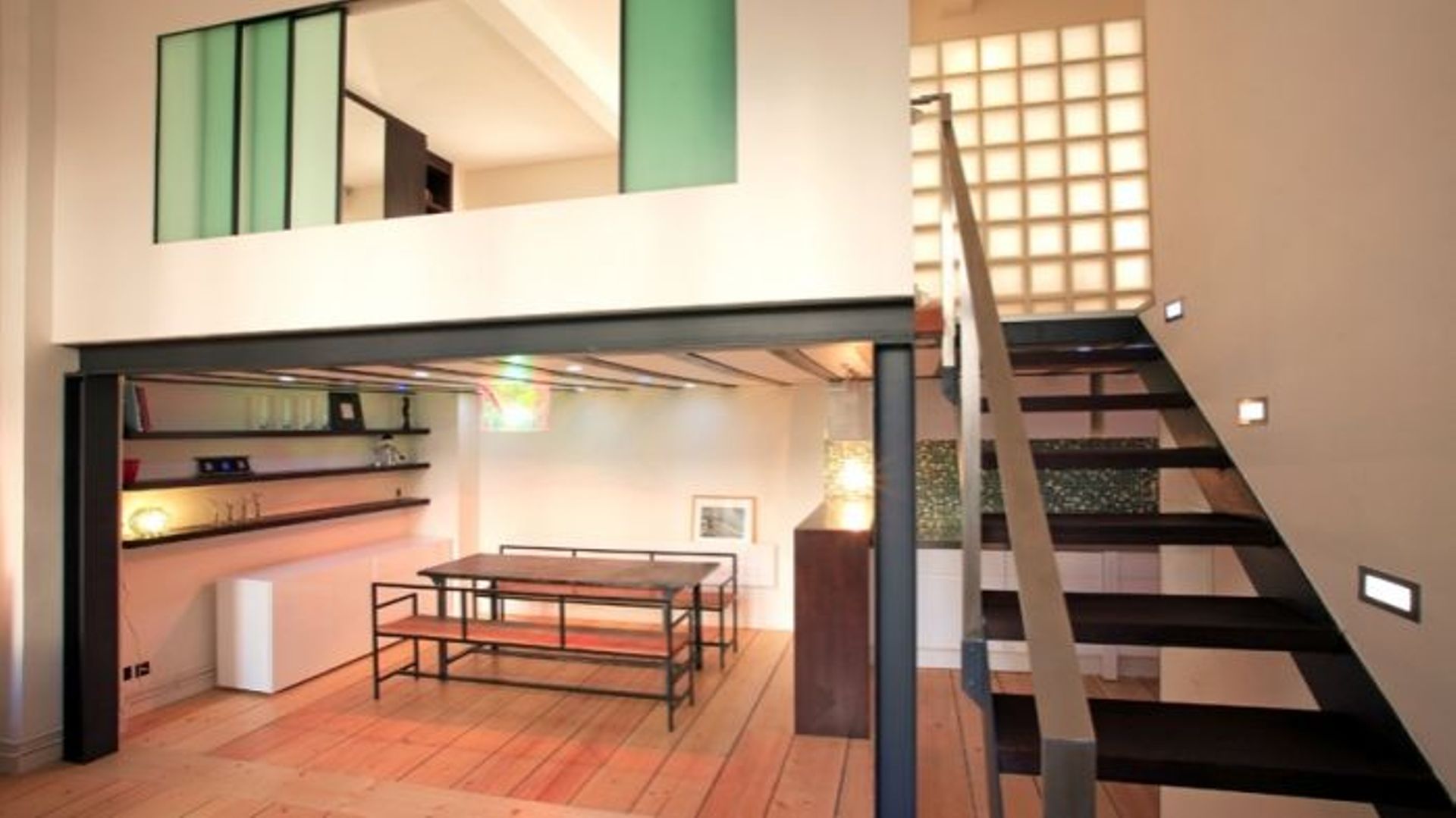 LES MEZZANINES - RTBF Actus