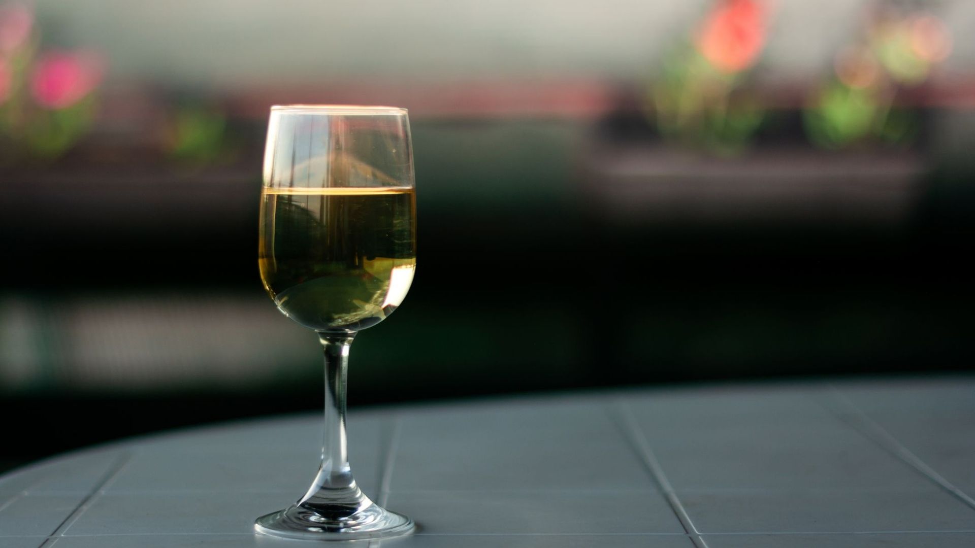Pourquoi consomme-t-on de moins en moins de vin ? - RTBF Actus