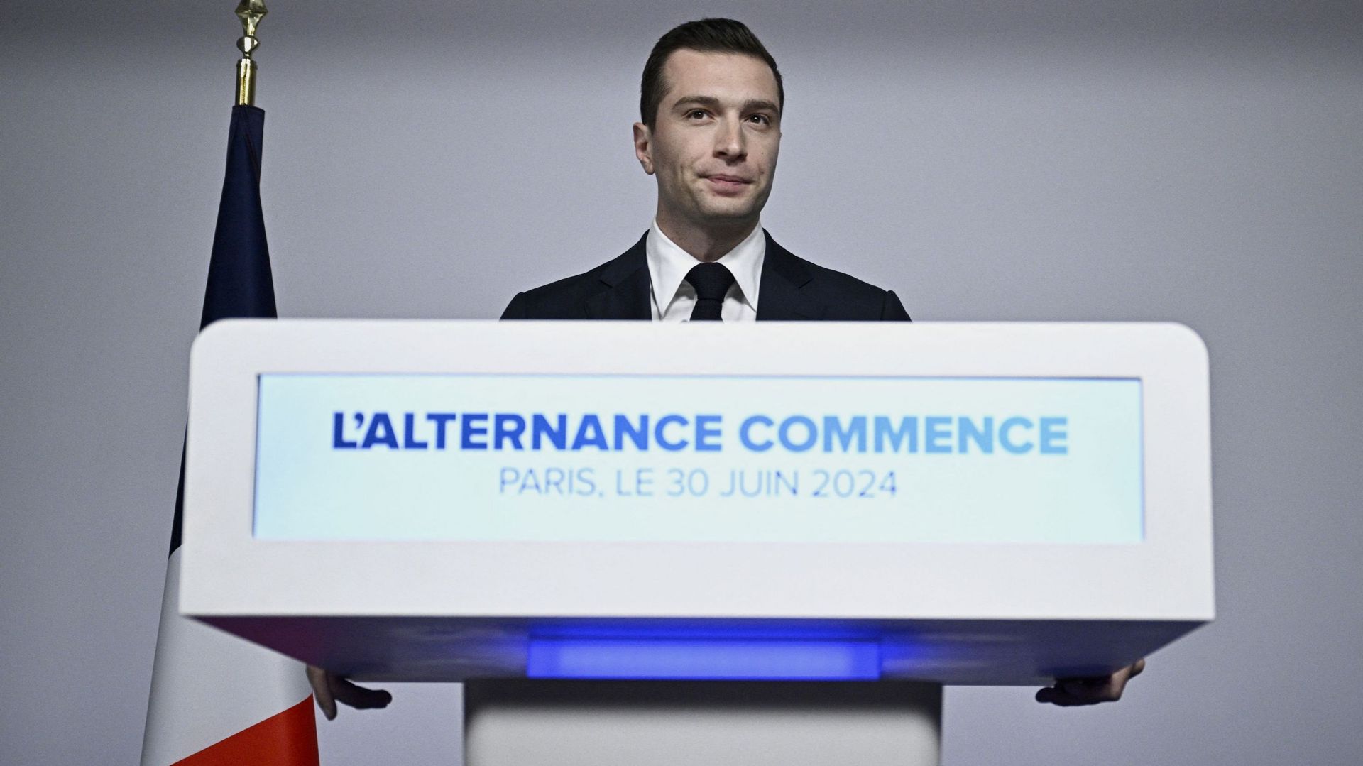 La revue de presse : 10 scénarios pour l’avenir politique en France et ...