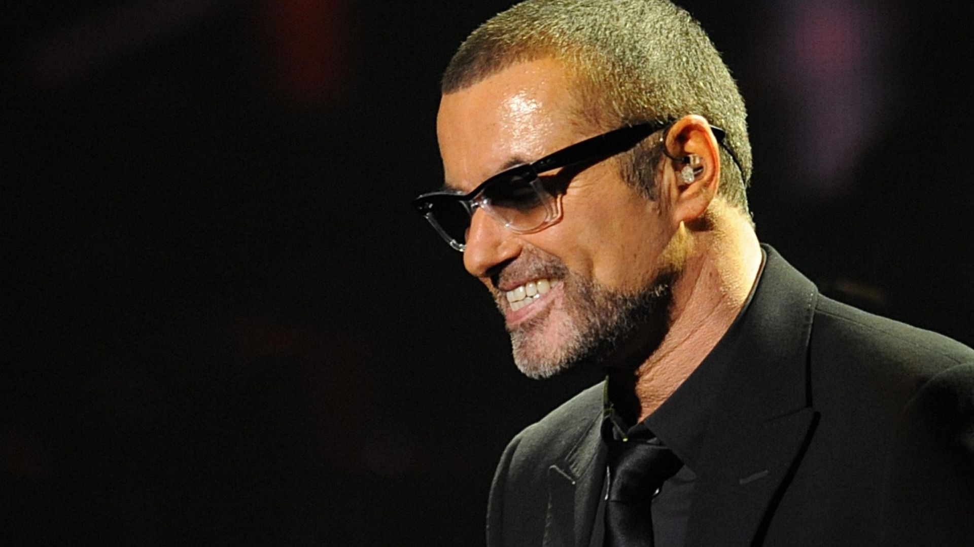 Un mur de 9 mètres en hommage à George Michael - RTBF Actus