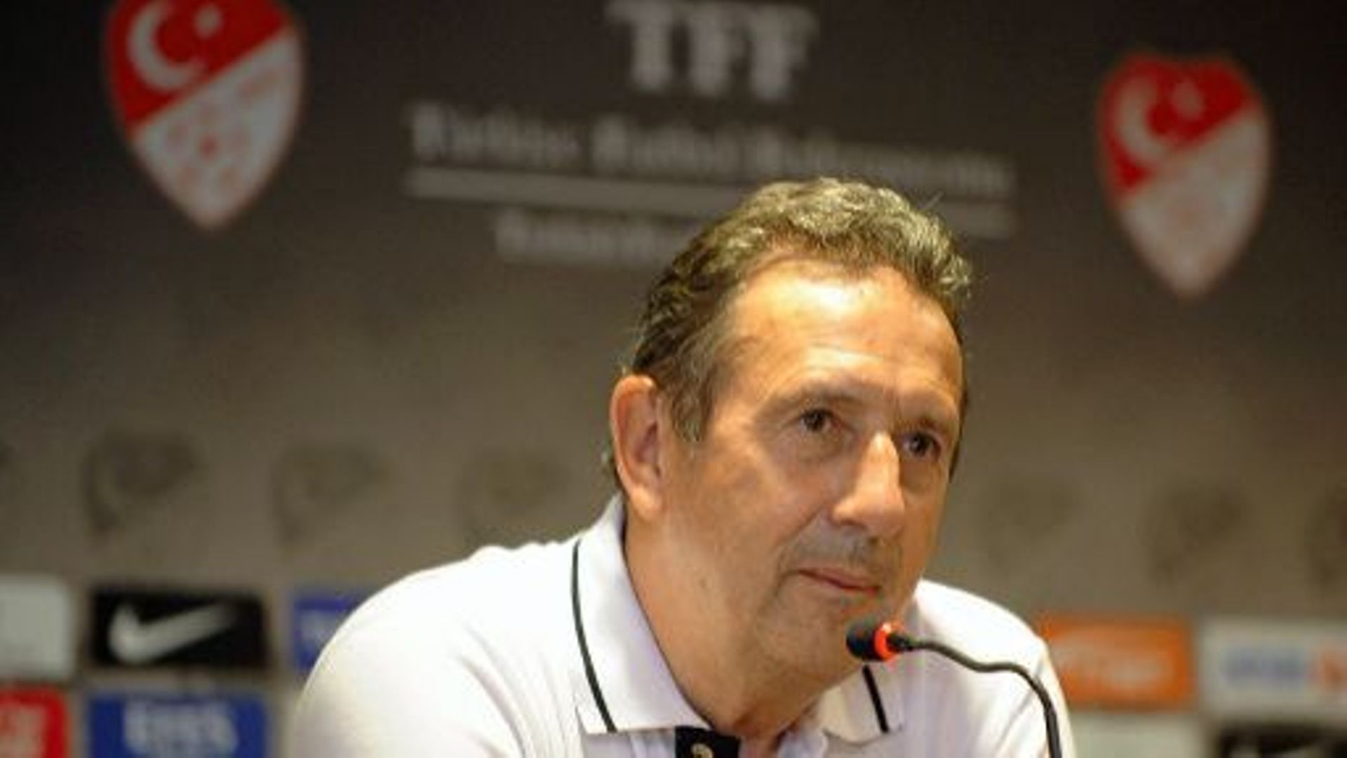Leekens: 'Fenerbahce, c'est l'enfer' (vidéos) - RTBF Actus