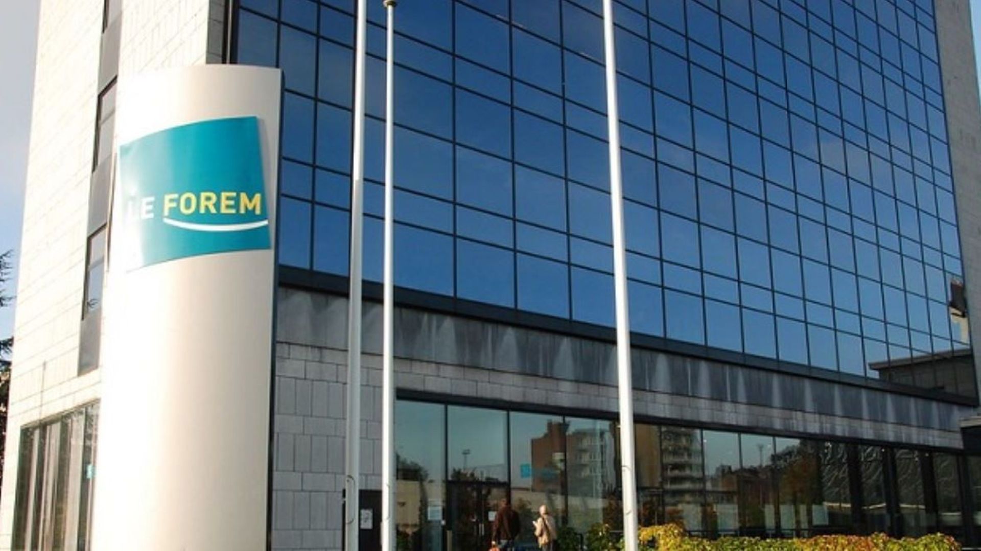 Le Forem recherche 60 personnes pour les centres de vaccination de ...