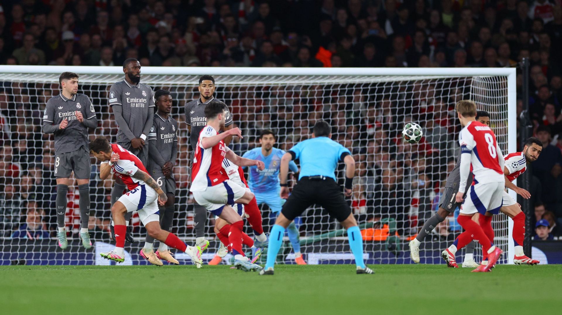 Champions League : Arsenal bat encore et élimine le Real Madrid ...