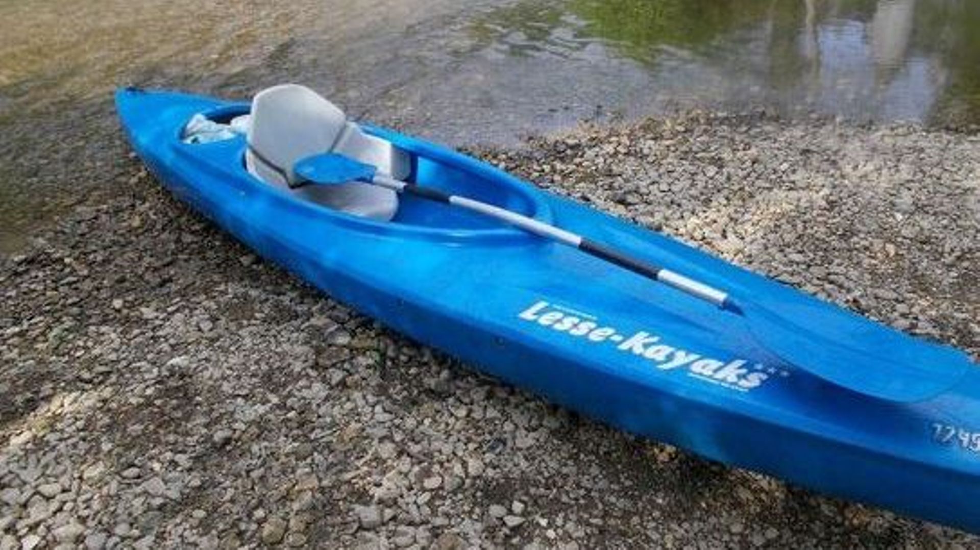 Descente de la Lesse: dégoûté du kayak, il l'abandonne et disparait ...