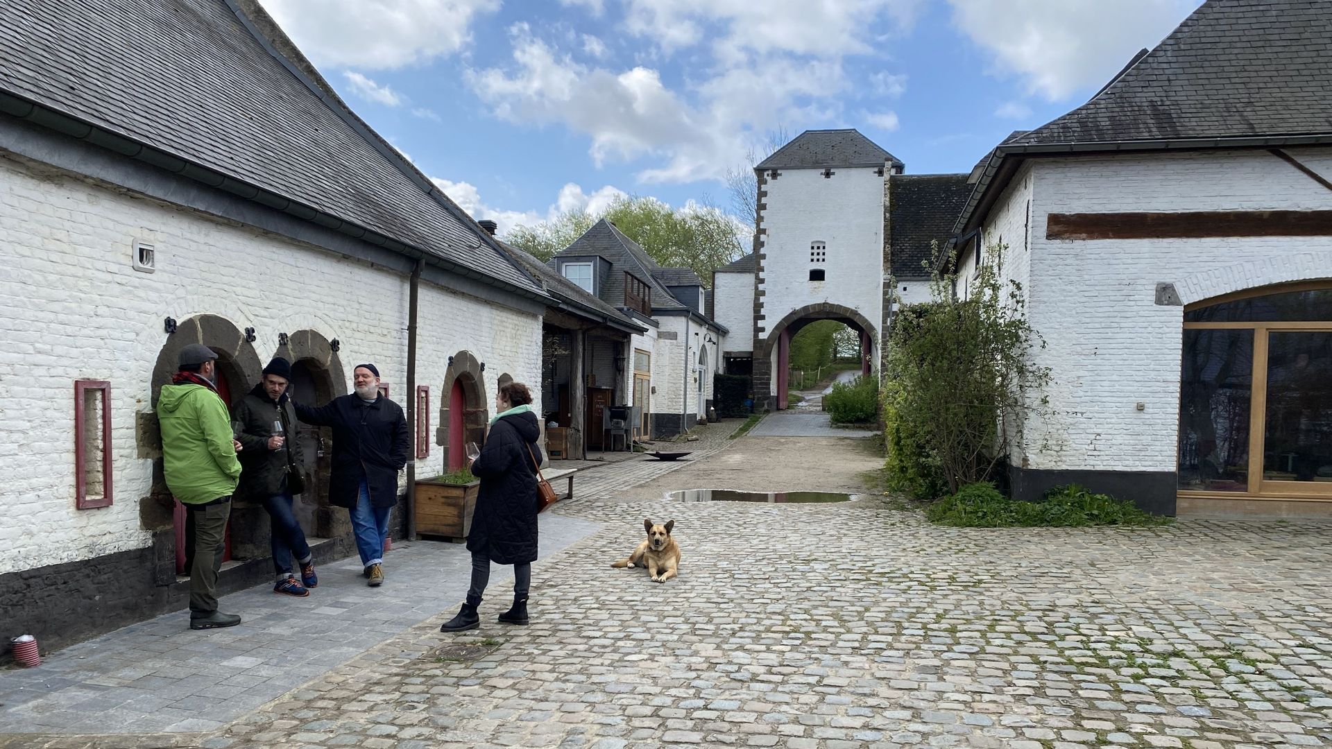 'L'Arbre qui pousse' : un tiers-lieu à Ottignies pour réinventer la vie ...