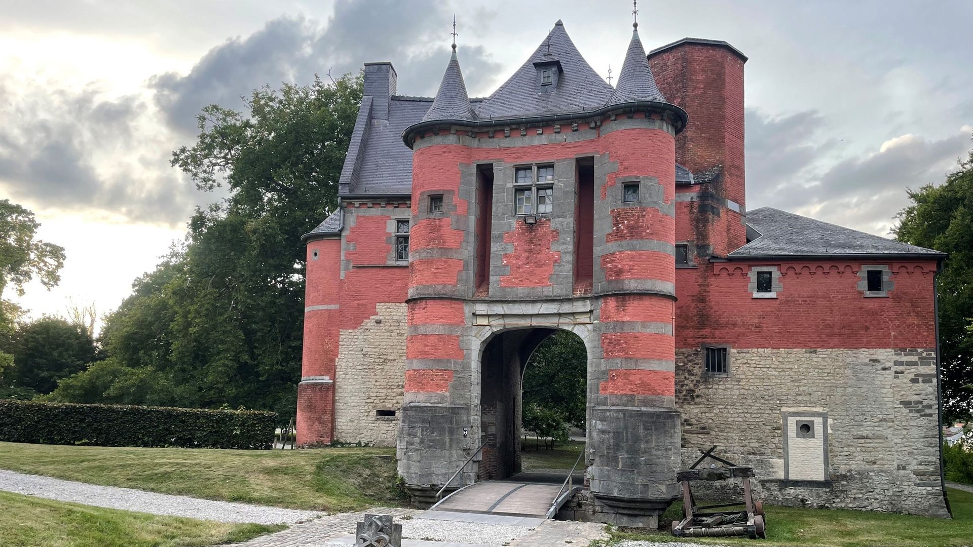 Les amis du château de Trazegnies, une ASBL qui met en valeur son ...