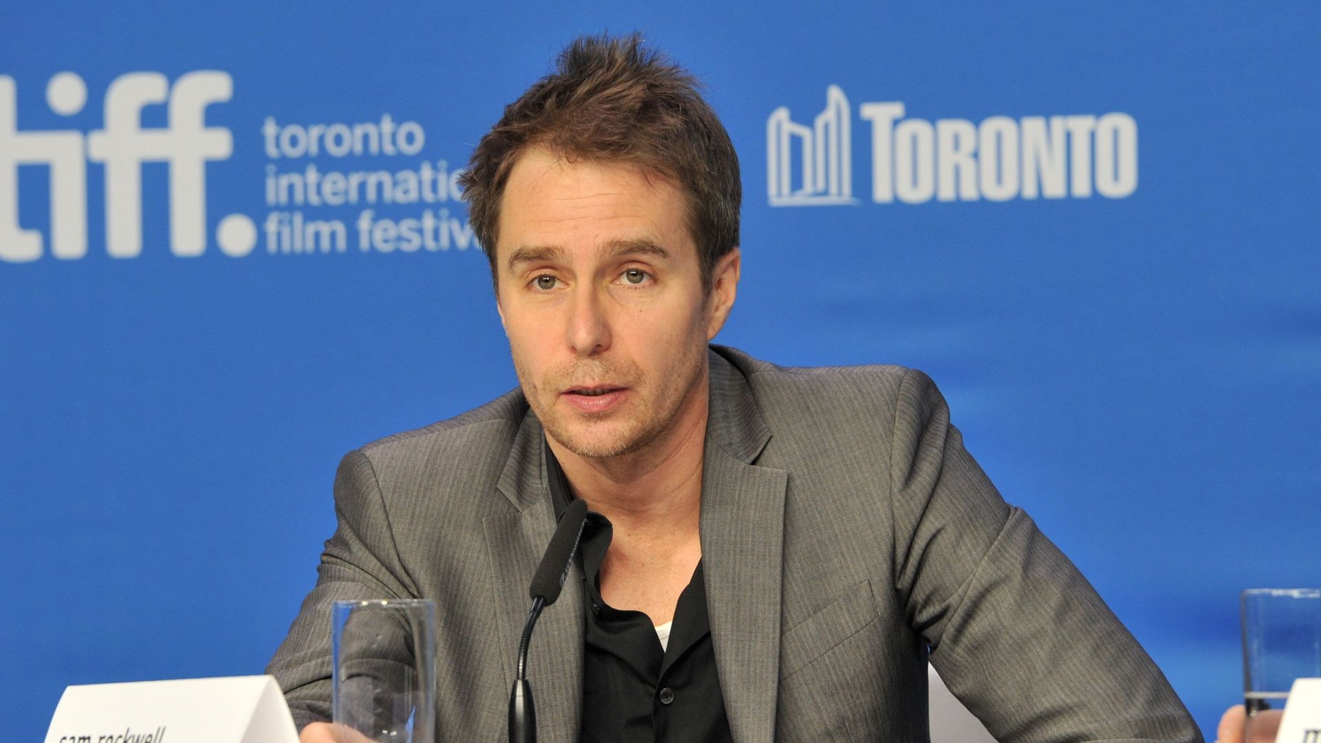 Sam Rockwell va incarner George W. Bush dans le biopic sur Dick Cheney ...