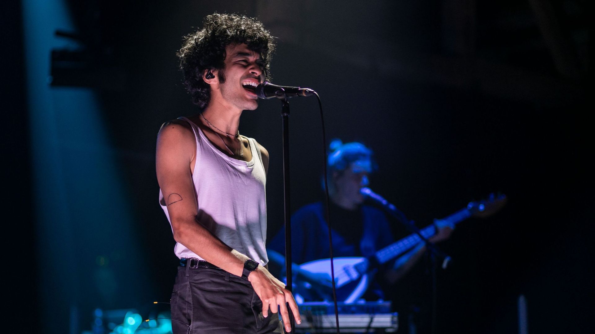 Découvrez Adam Naas dans D6bels On Stage - RTBF Actus