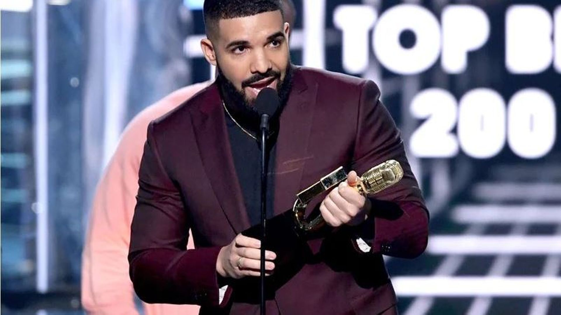 Sacre de Drake aux Billboard Music Awards et medley délirant: le grand ...