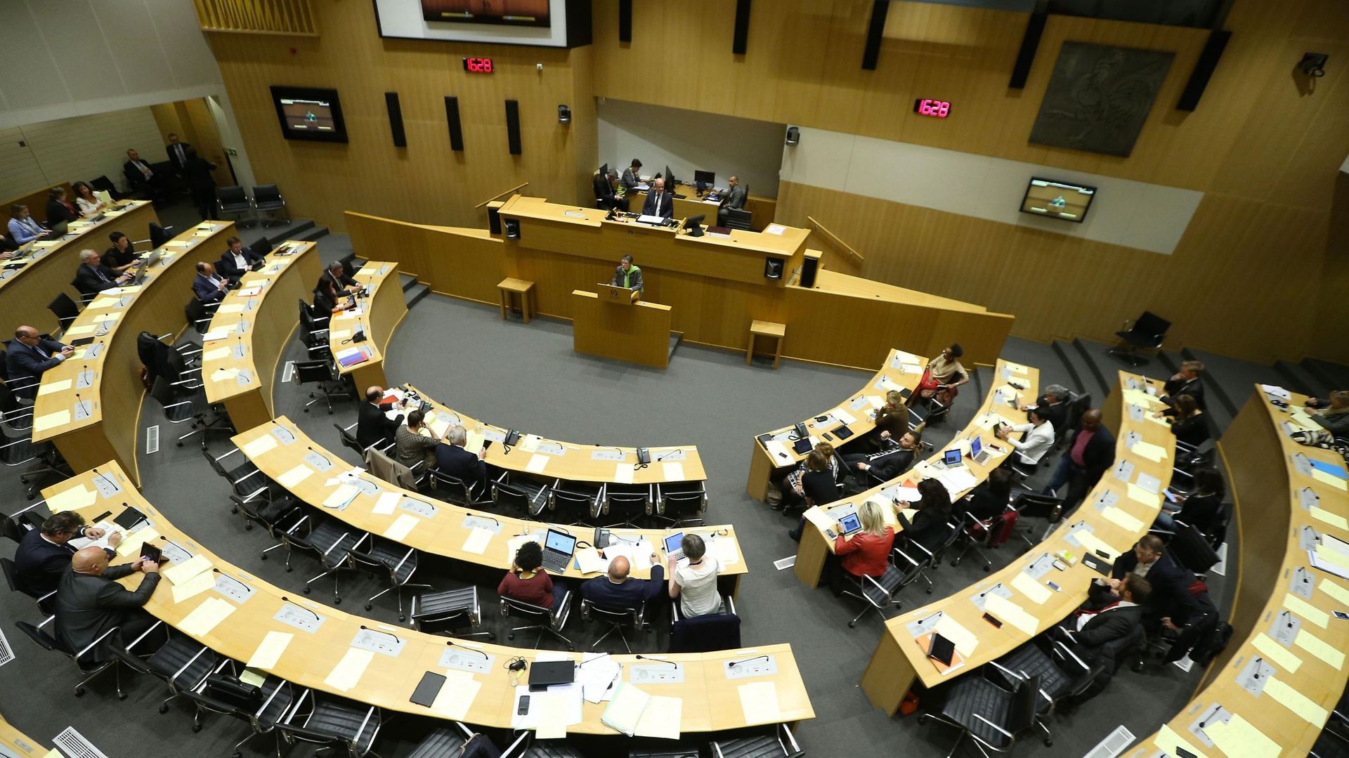 Le Parlement de la Fédération Wallonie-Bruxelles livre le dernier oui ...