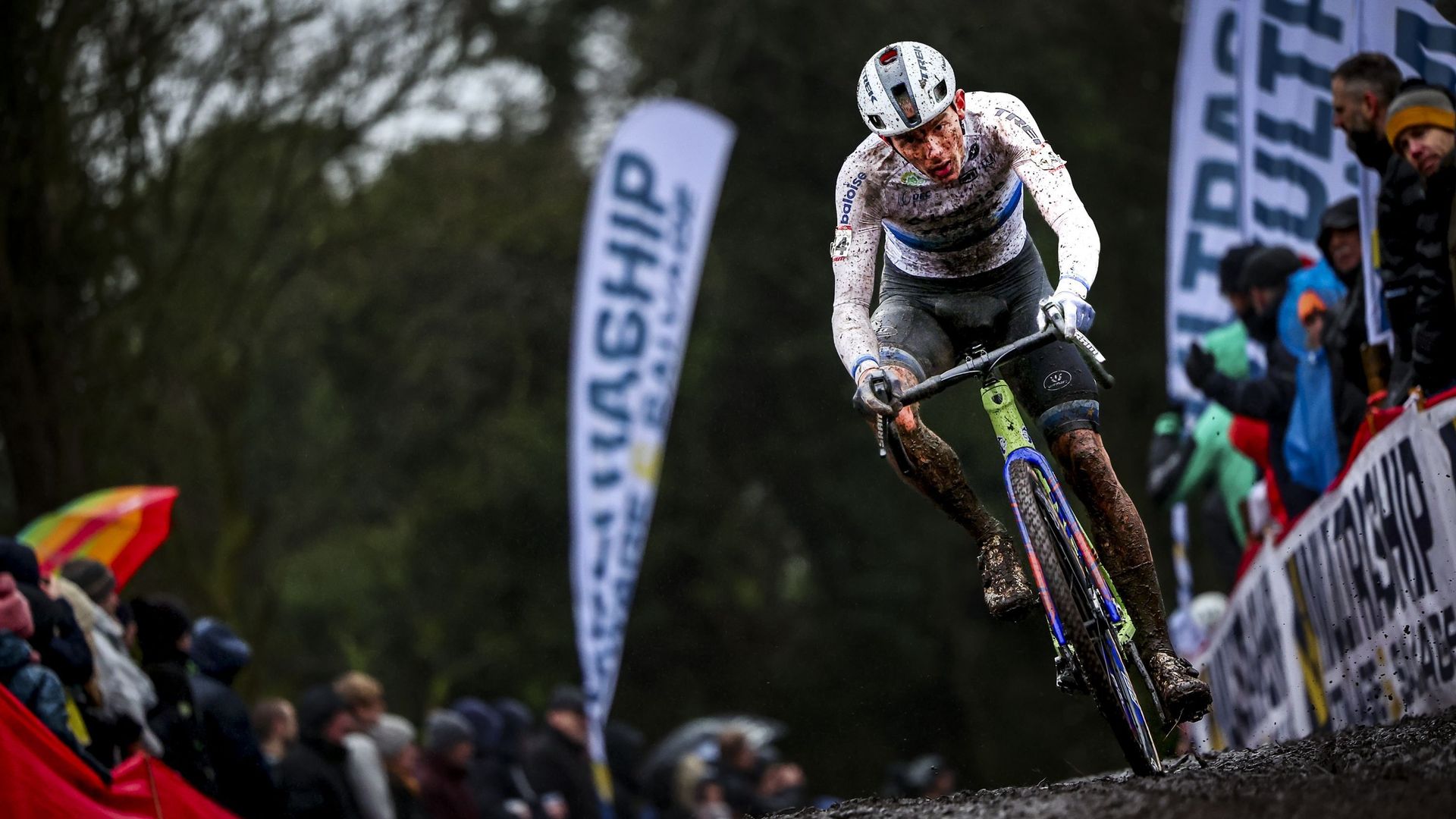 Thibau Nys évoque ses rêves les plus fous pour 2025 : 'Gagner la Flèche Wallonne et une étape du ...