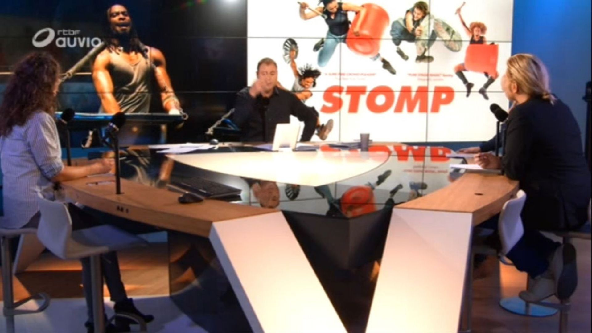 STOMP... Un show poétique, drôle et spectaculaire ! - RTBF Actus