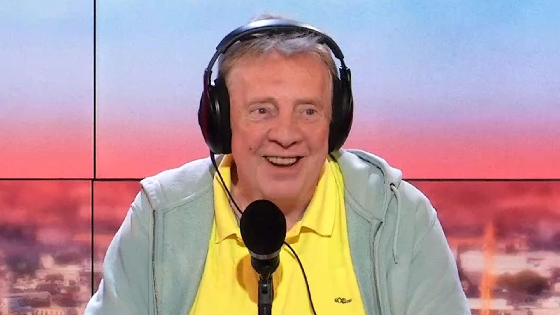 Jean-Luc Fonck s'essaie à l'opéra avec sa chanson 'Neuf neuf neuf ...