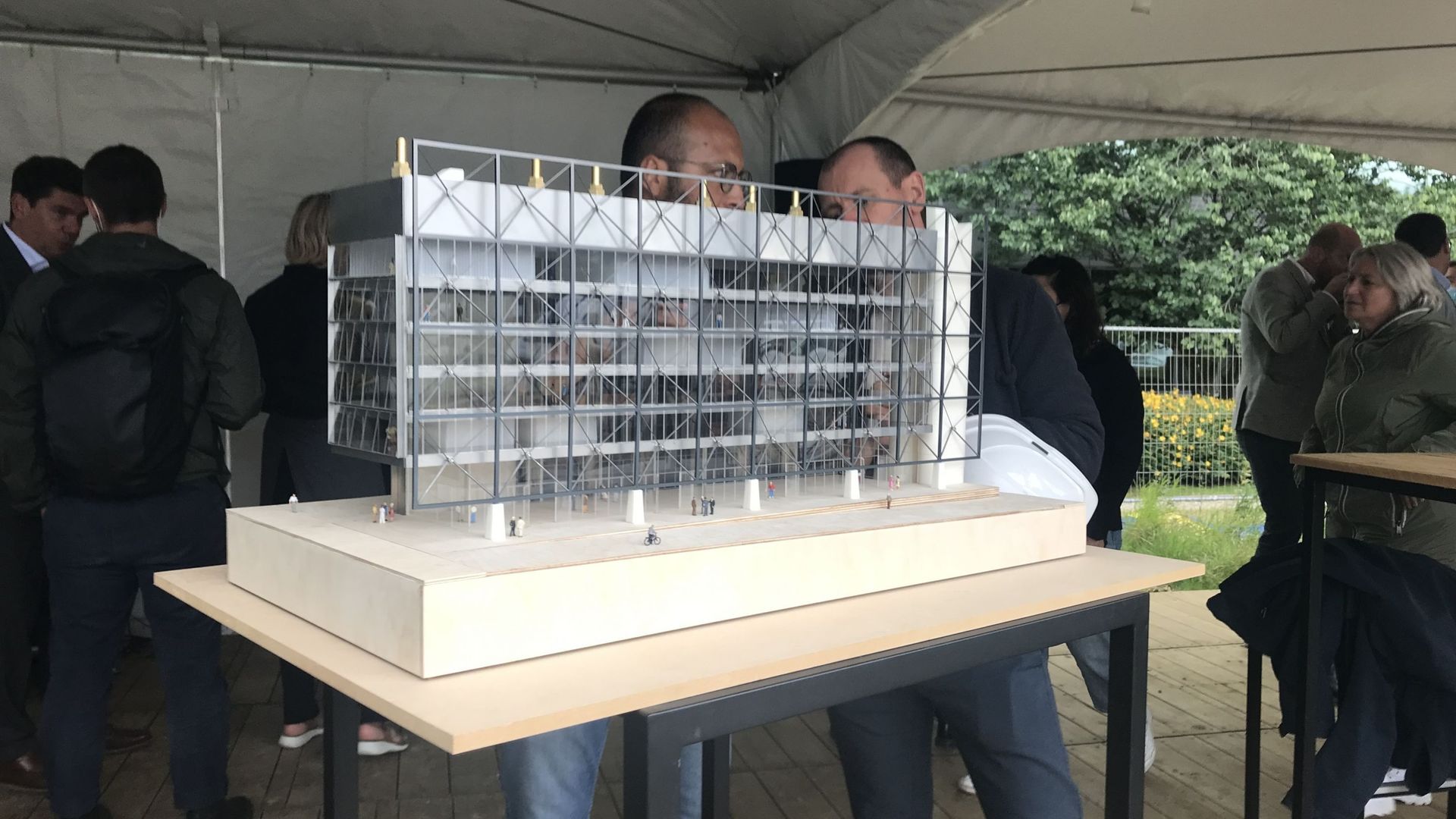 Bruxelles: premiers coups de pelleteuse pour la future maison des ...