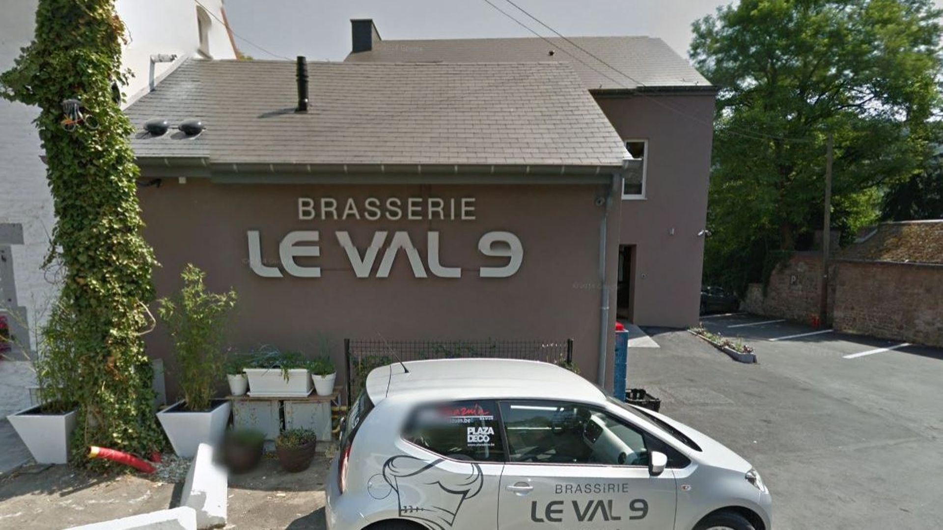 Namur: le projet de terrasse flottante sur la Meuse a du plomb dans l ...