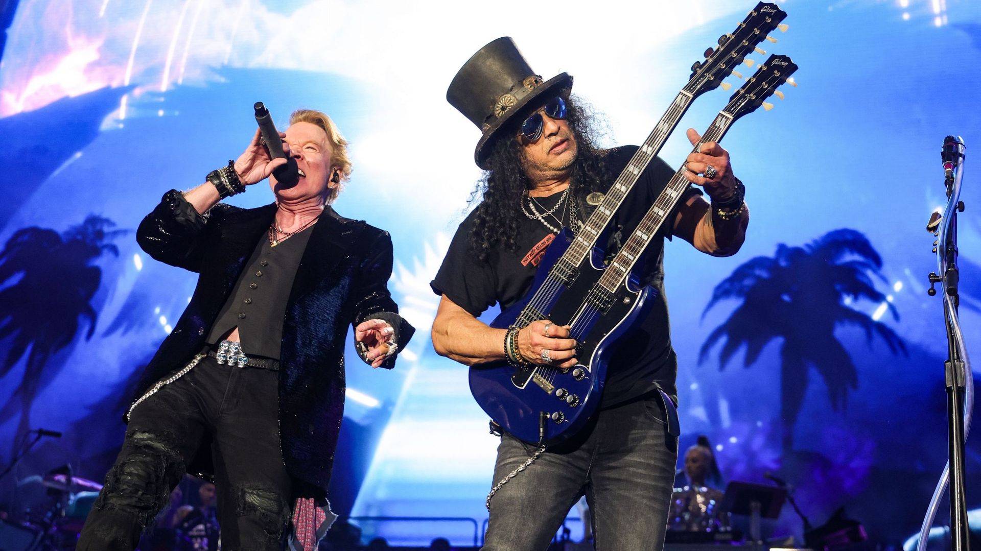 Envie de découvrir le nouveau batteur de Guns N' Roses sur scène ? C ...
