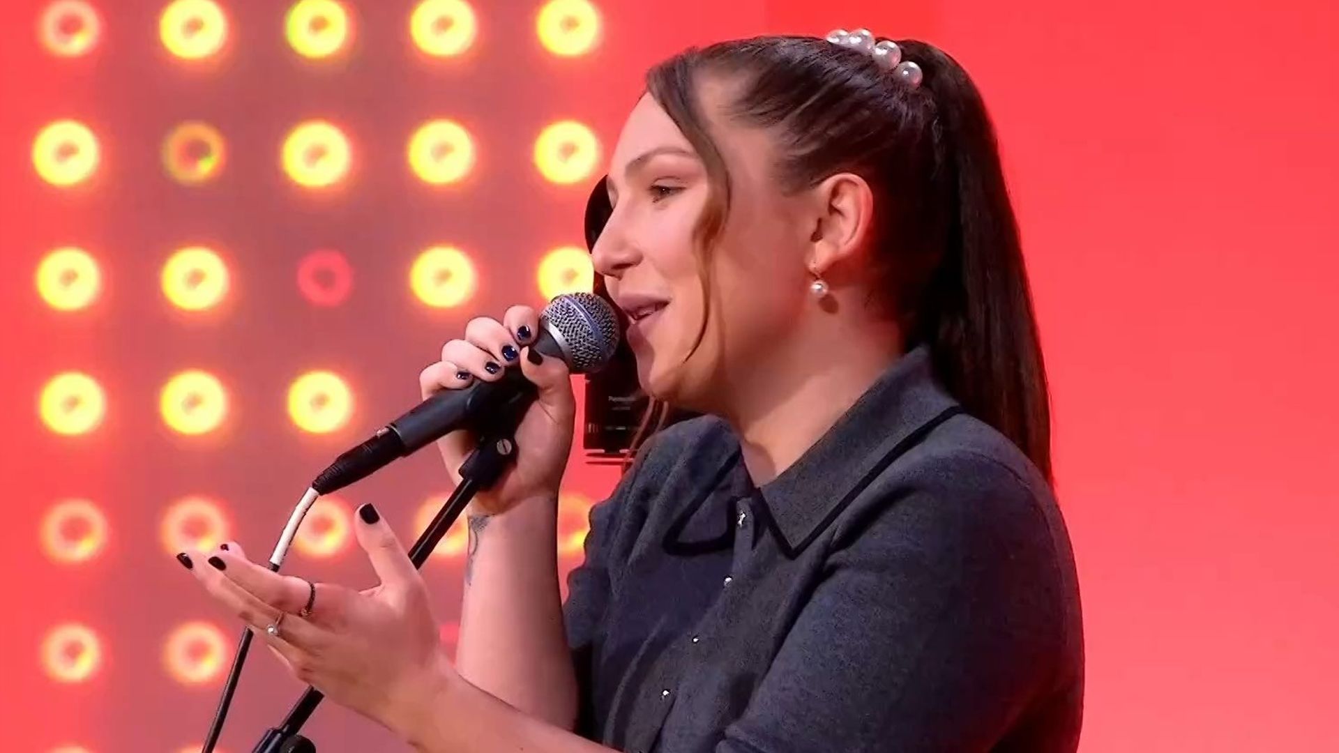 Linh de retour avec un nouveau single qui cartonne : 'Cette déclaration ...