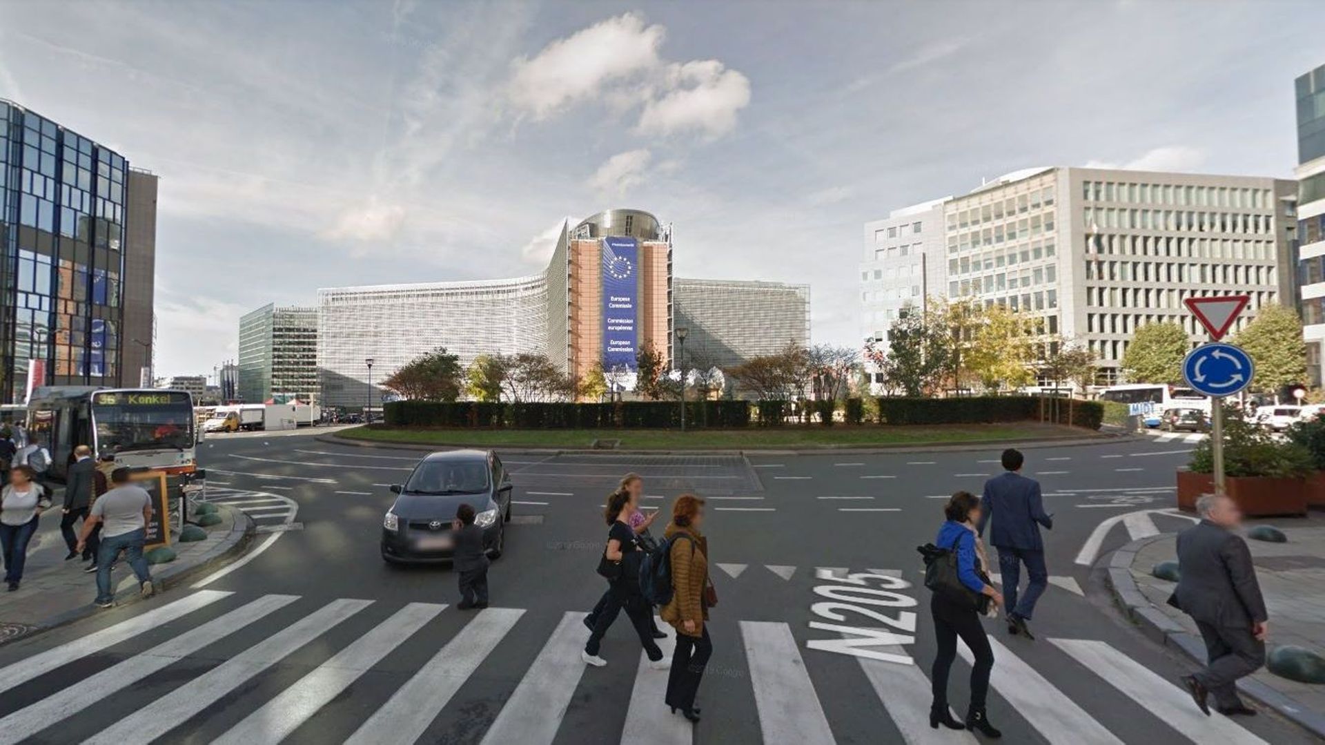 Une nouvelle étape est franchie pour transformer le rond-point Schuman ...