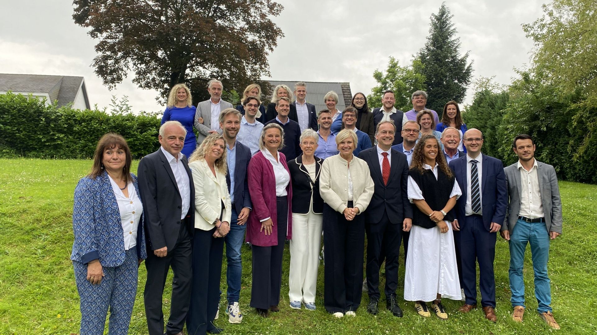 Waterloo : Florence Reuter tire une liste MR de 31 candidats pour les ...