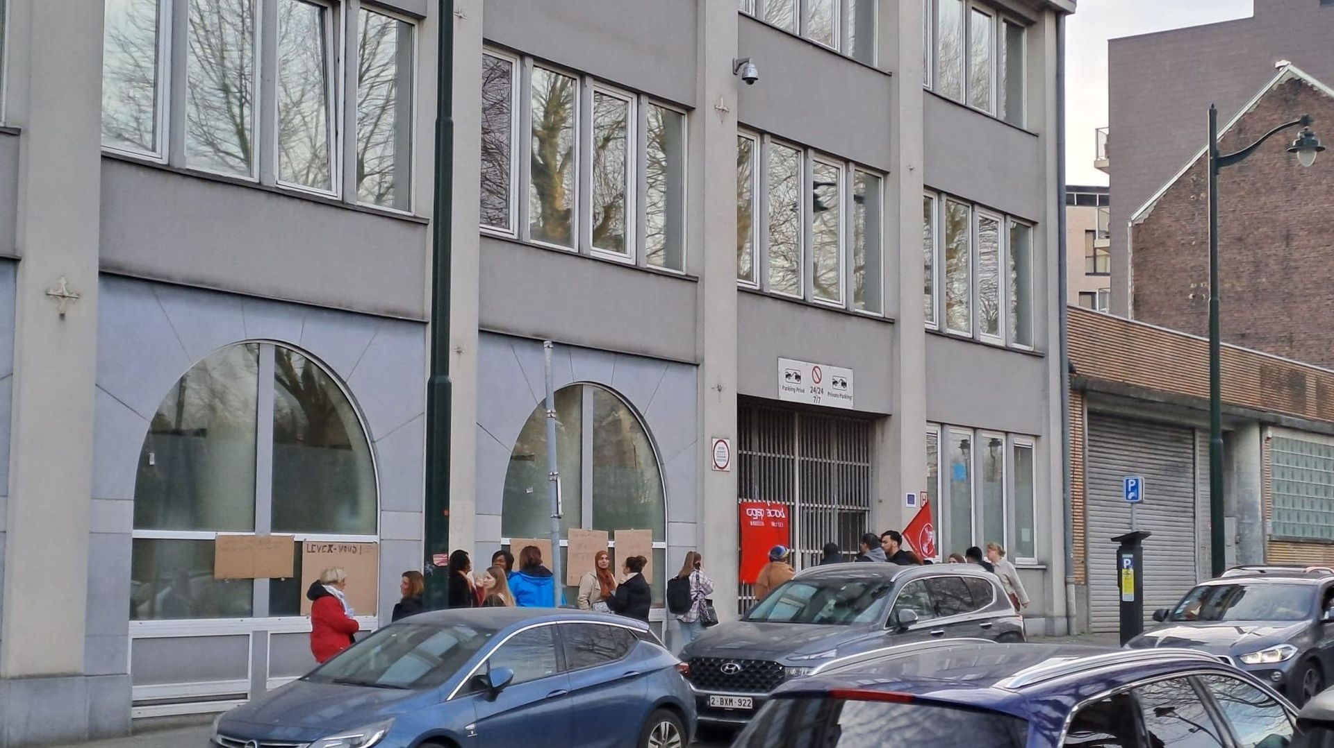 Clientélisme, aides financières facilement octroyées, abus : la VRT ...