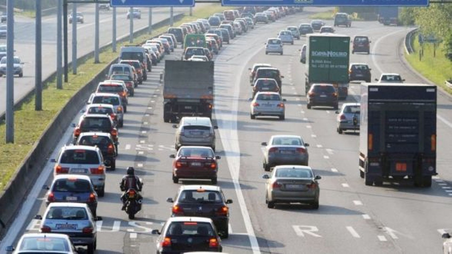 Journée 'rouge' sur les routes belges et européennes - RTBF Actus