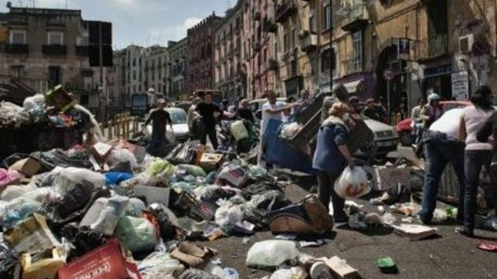 Rome risque-t-elle une épidémie à cause de sa crise des déchets? - RTBF ...