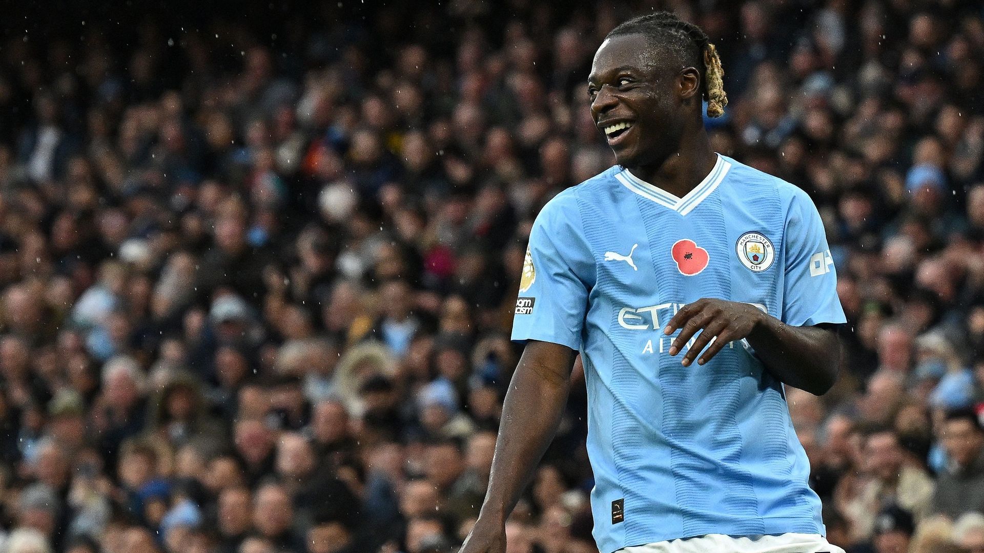 Fin de choc prématurée : Jérémy Doku, blessé, quitte le terrain à la ...