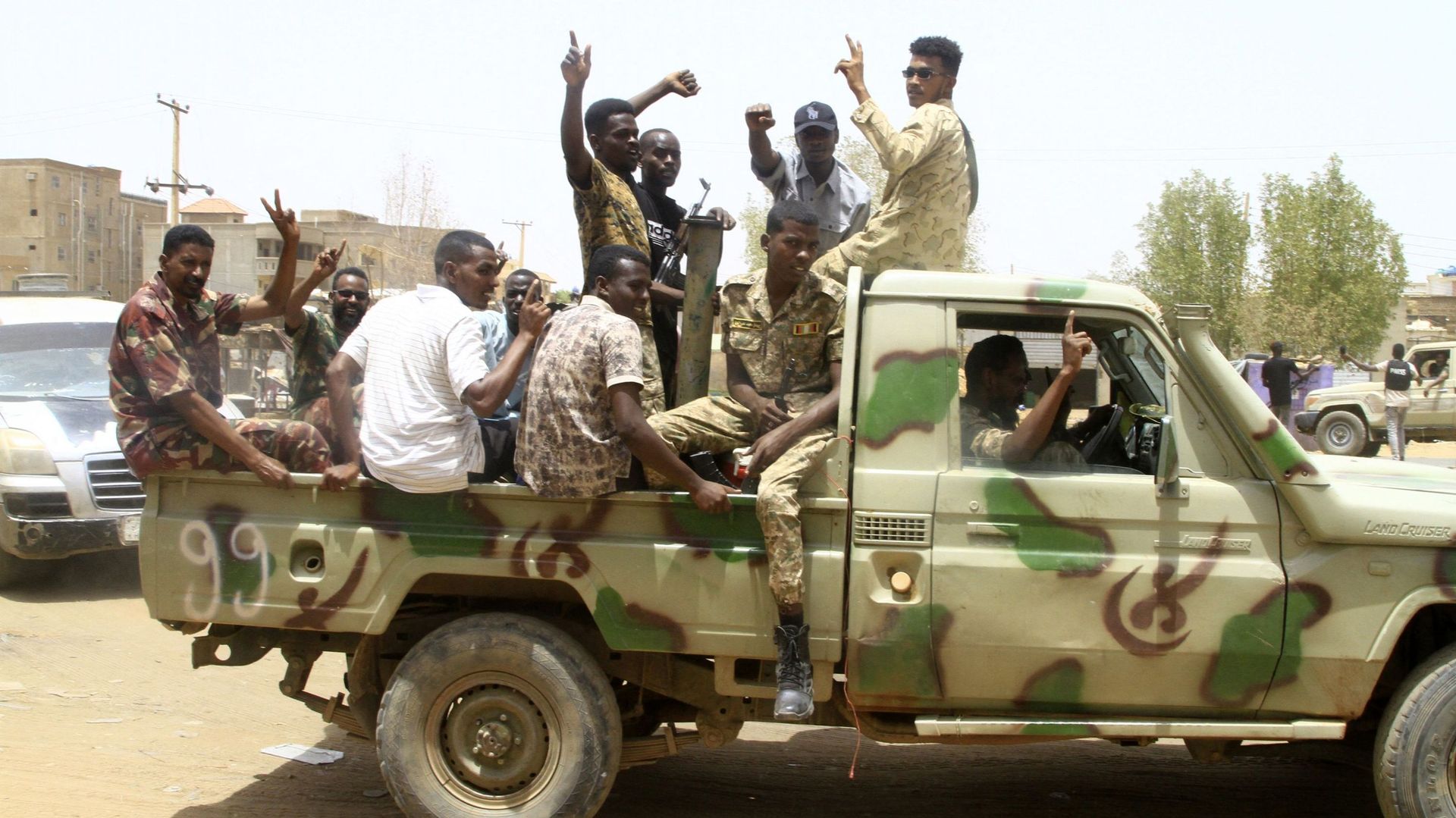 Conflit au Soudan : un convoi humanitaire de l’ONU attaqué, quatre millions de personnes ont fui ...