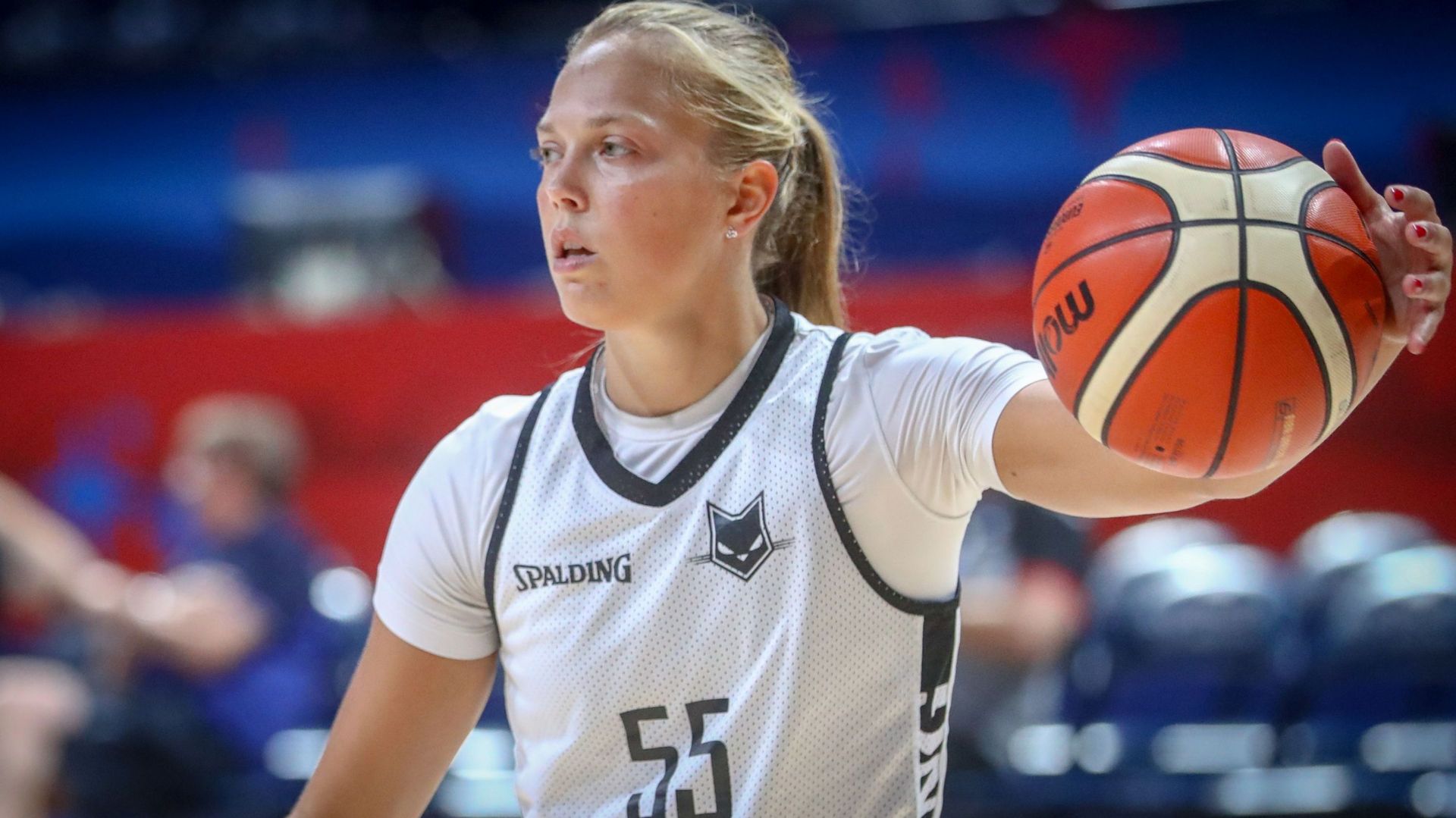 Julie Allemand 'fière' de ce qu'elle a réalisé aux USA, veut encore ...