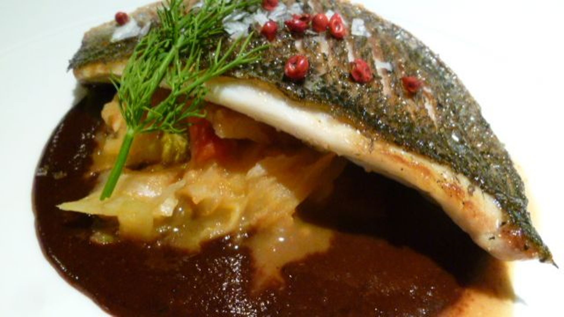 Le Filet de dorade royale au beurre de Saumur, raviole d’épinards ...