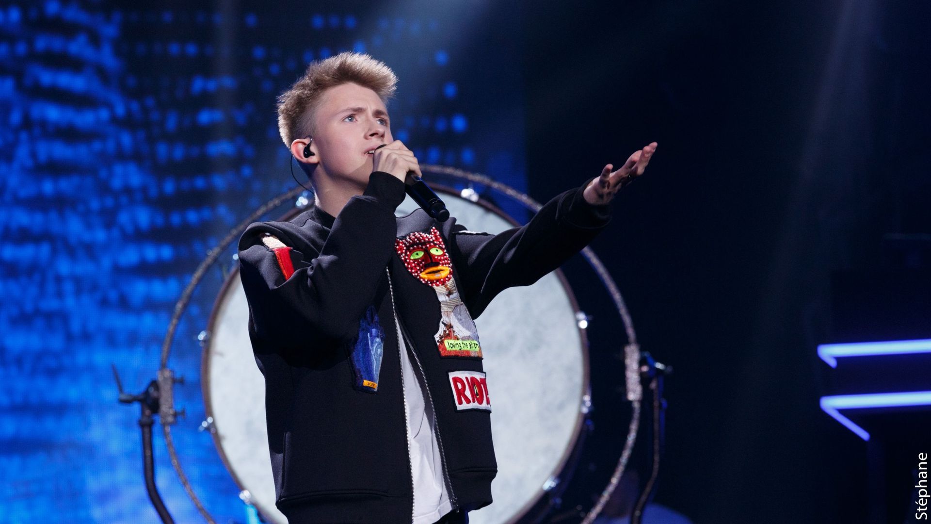 Eliot chante son titre pour l'Eurovision sur le plateau de The Voice ...