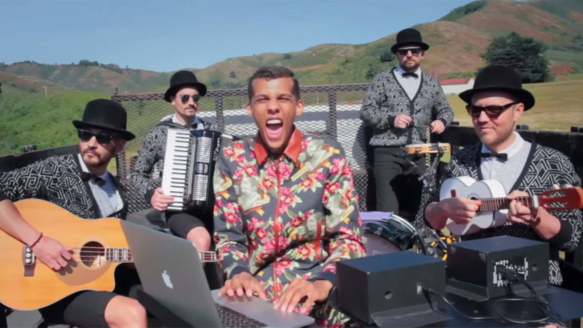 Stromae en Amérique: Improbable session acoustique en camion avec intervention de la police ...