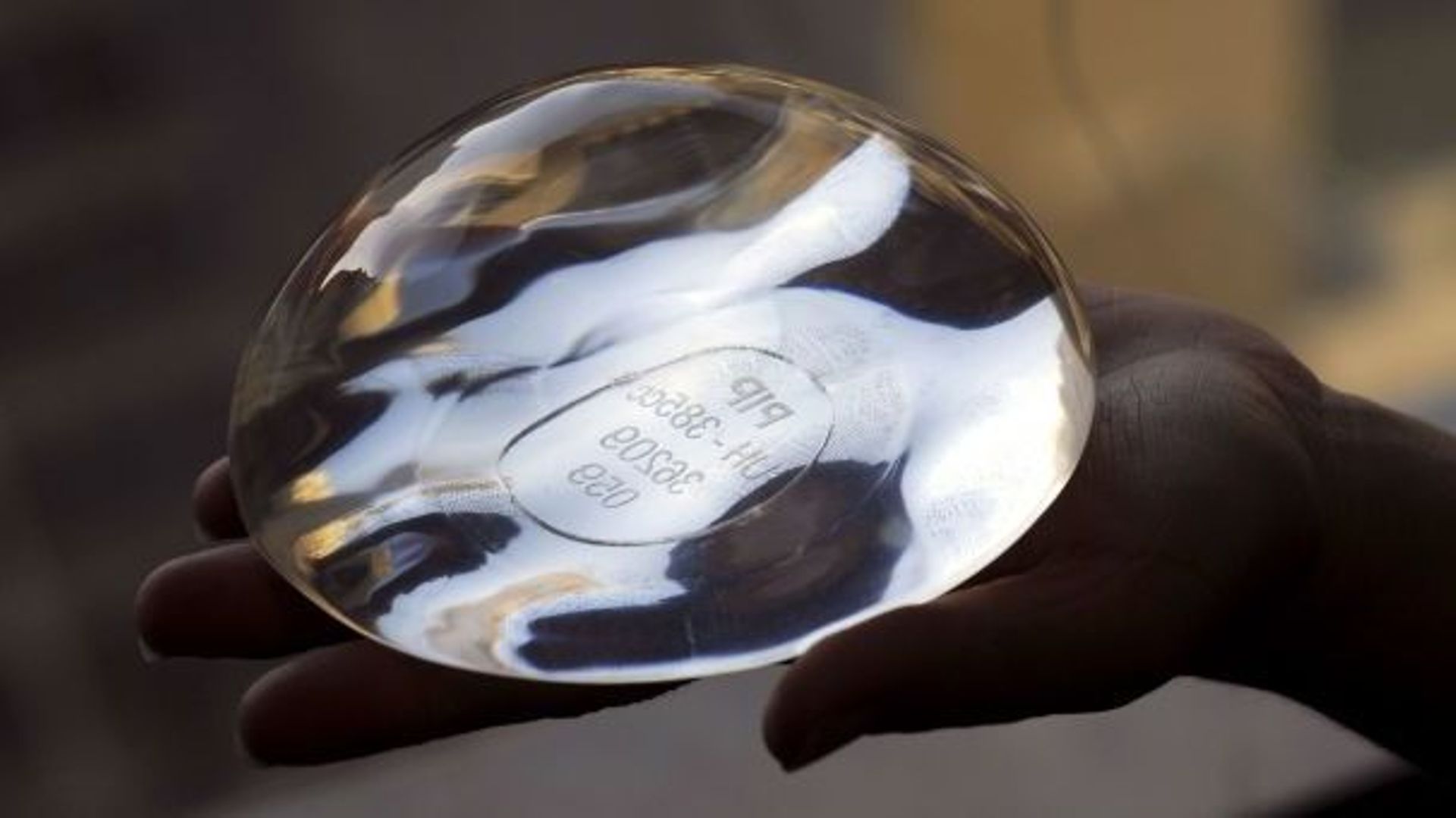 Près 8000 Françaises se sont déjà fait retirer leurs prothèses PIP ...