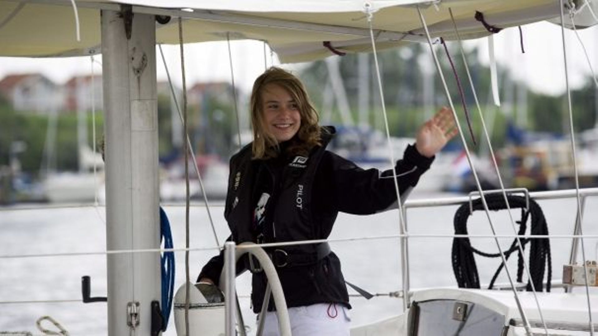 Laura Dekker a achevé son tour du monde - RTBF Actus