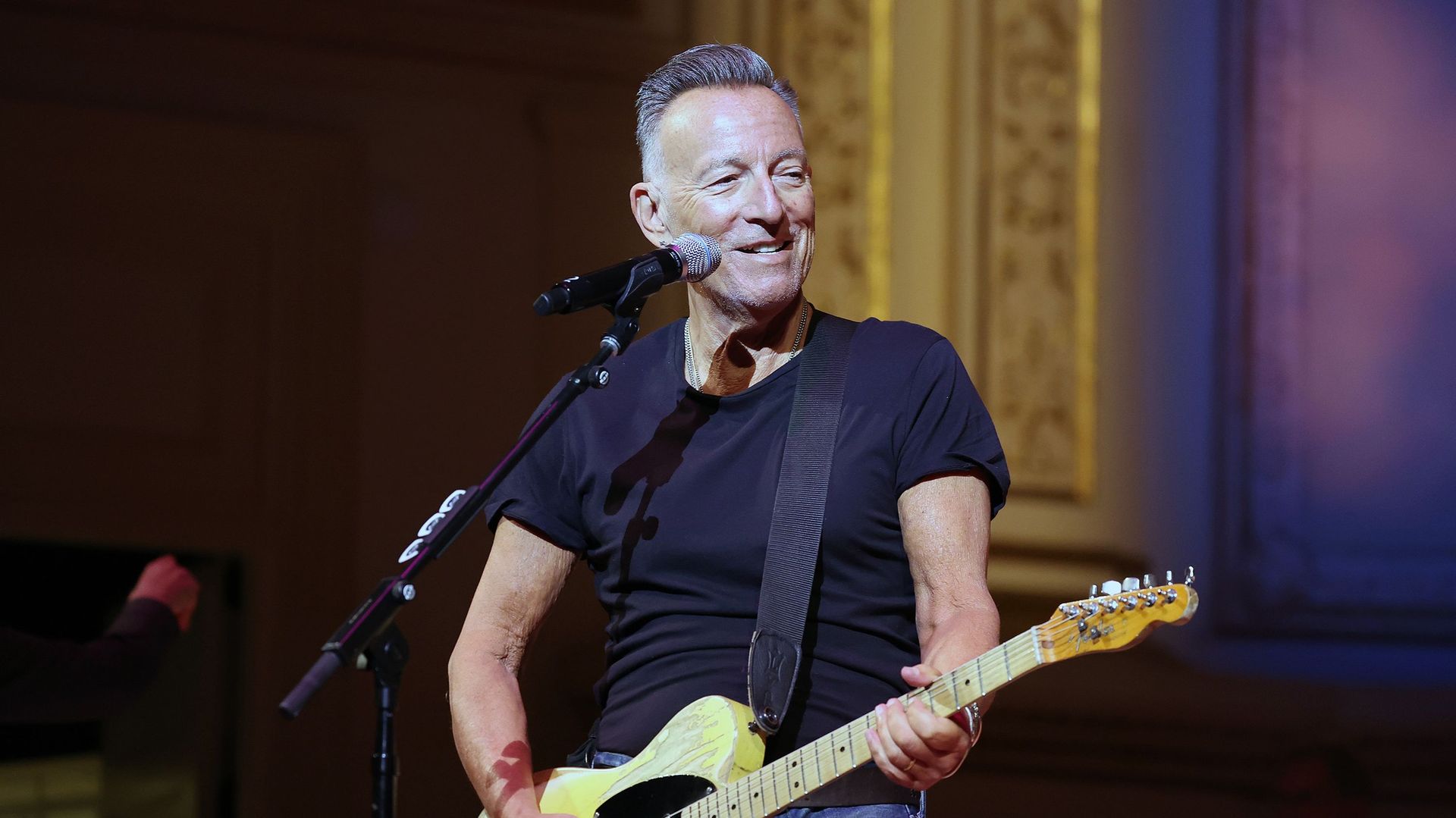 Bruce Springsteen : son biopic le ramène dans la maison de sa grand ...