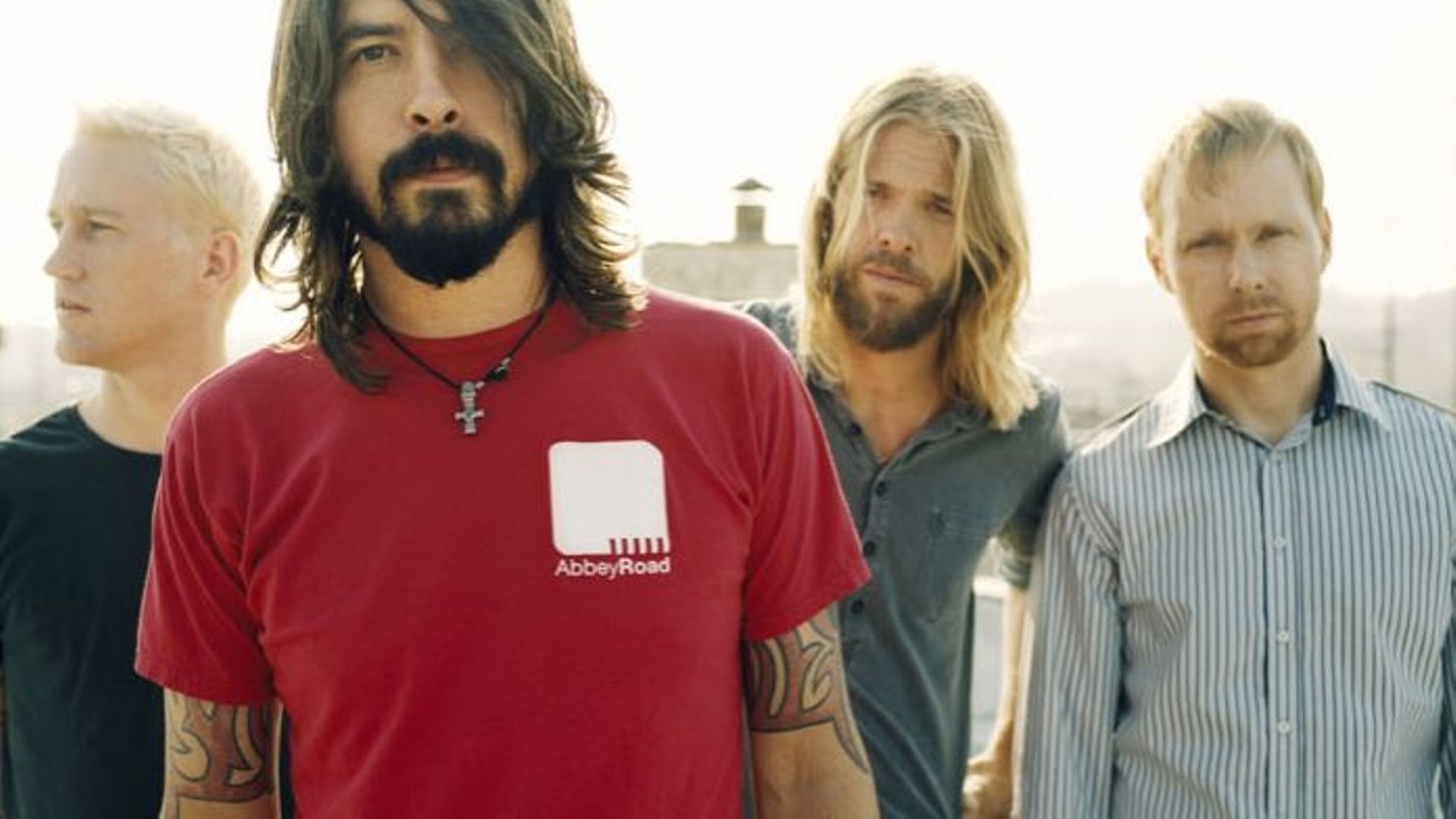 Incroyable vidéo de Dave Grohl, fan au milieu du public