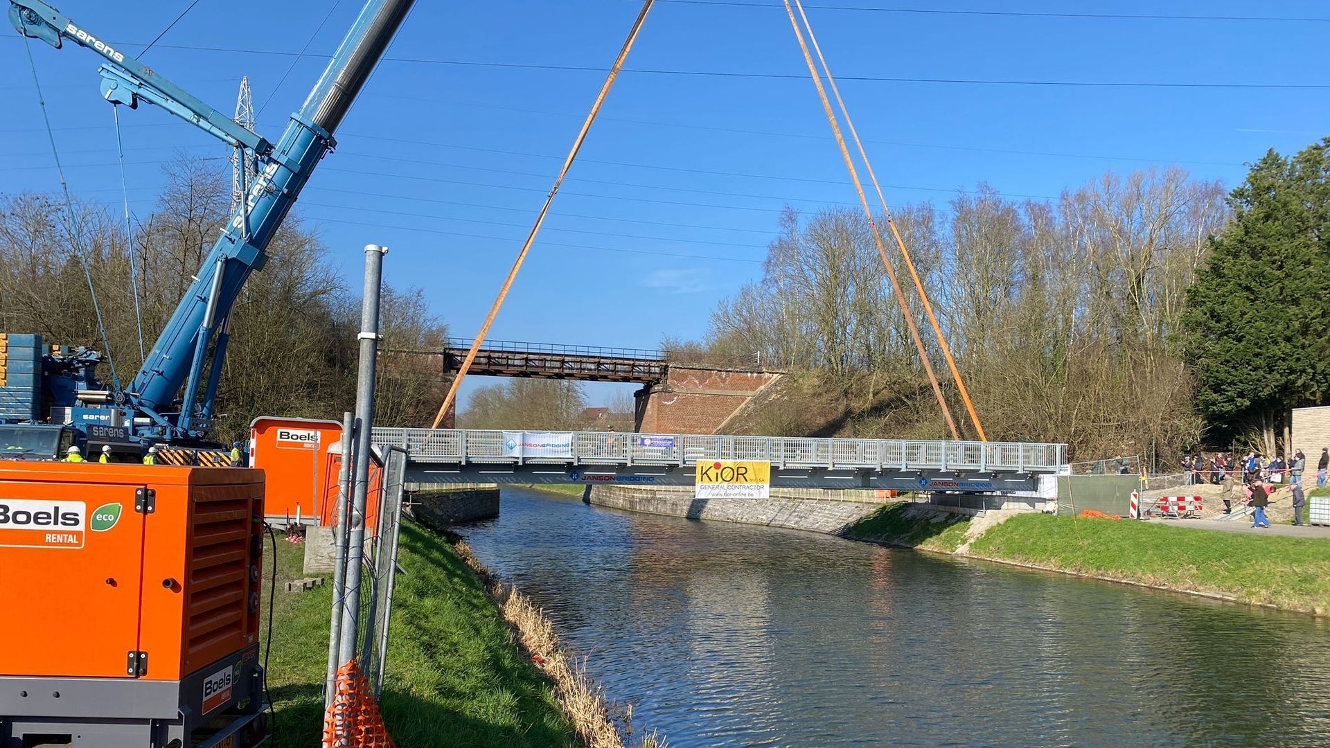 Pont Capitte : le pont provisoire est installé à La Louvière - RTBF Actus
