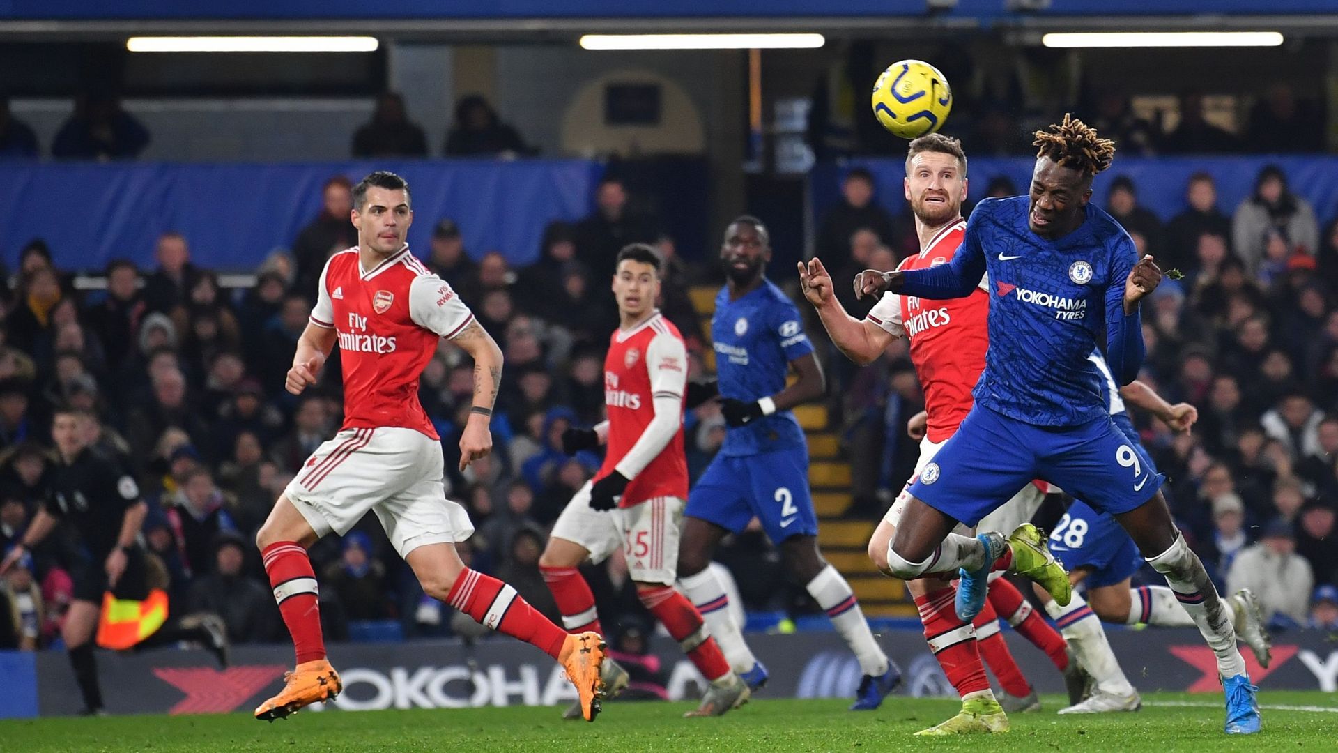 Chelsea mène à deux reprises face à dix Gunners, mais gaspille contre ...