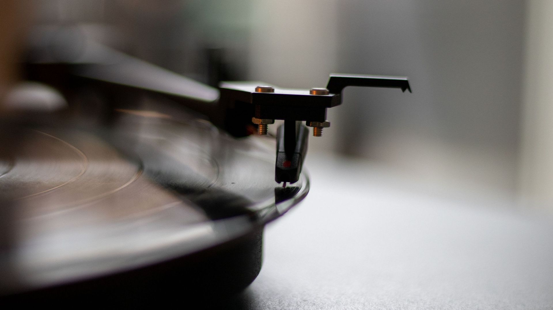 Le vinyle tendance vintage qui reprend sa place dans les salons