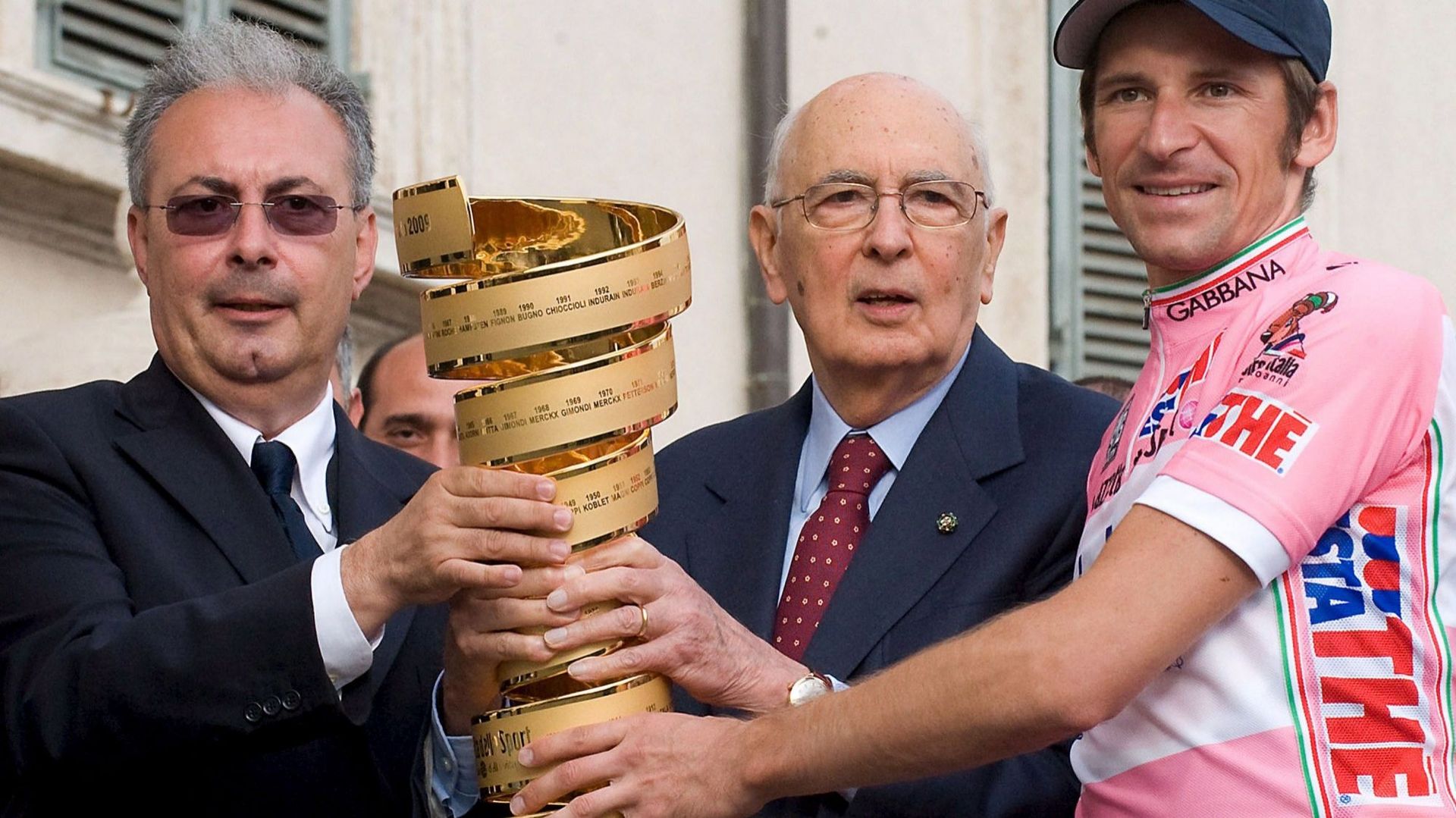 Giro: La course 'la plus contrôlée' - RTBF Actus