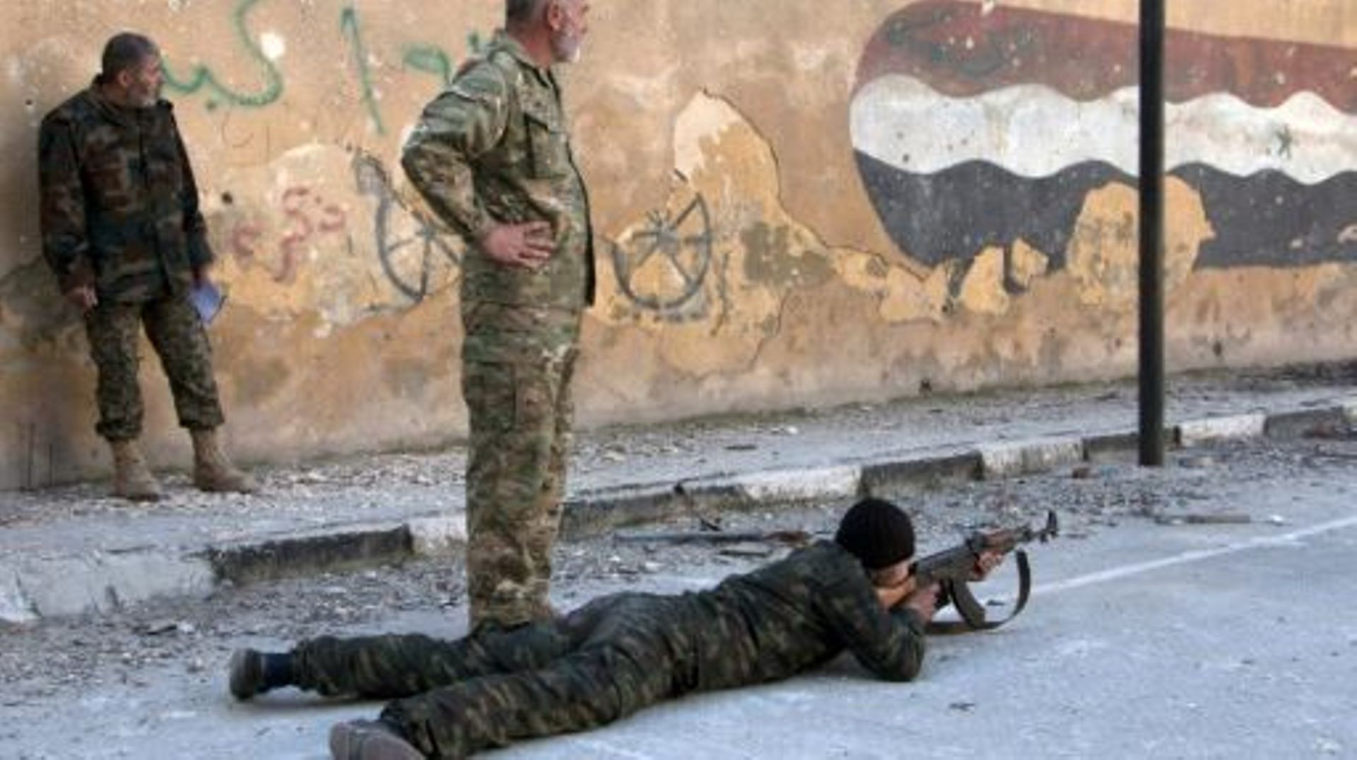 Les zones rebelles d'Alep se préparent à endurer un siège - RTBF Actus