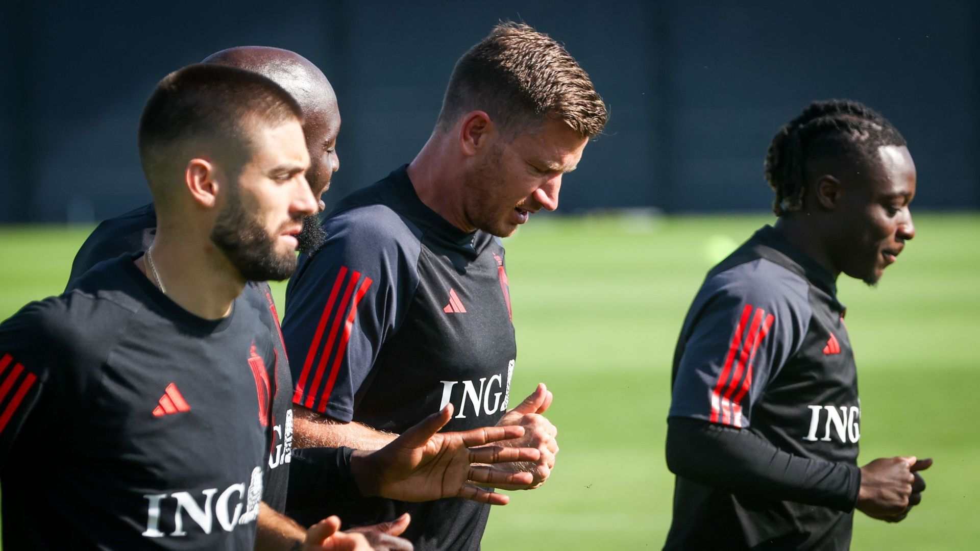Diables Rouges : 24 joueurs au premier entrainement... un invité ...