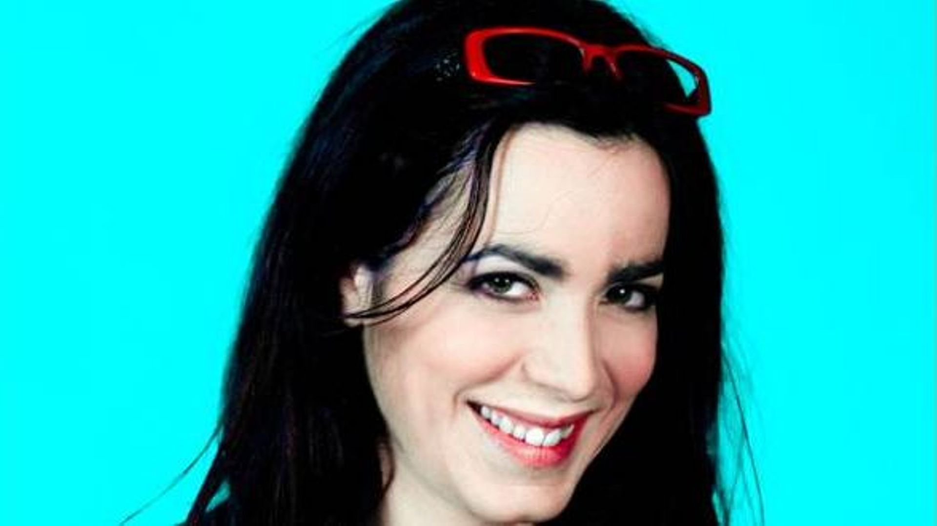 Vanessa offre des GSM - RTBF Actus