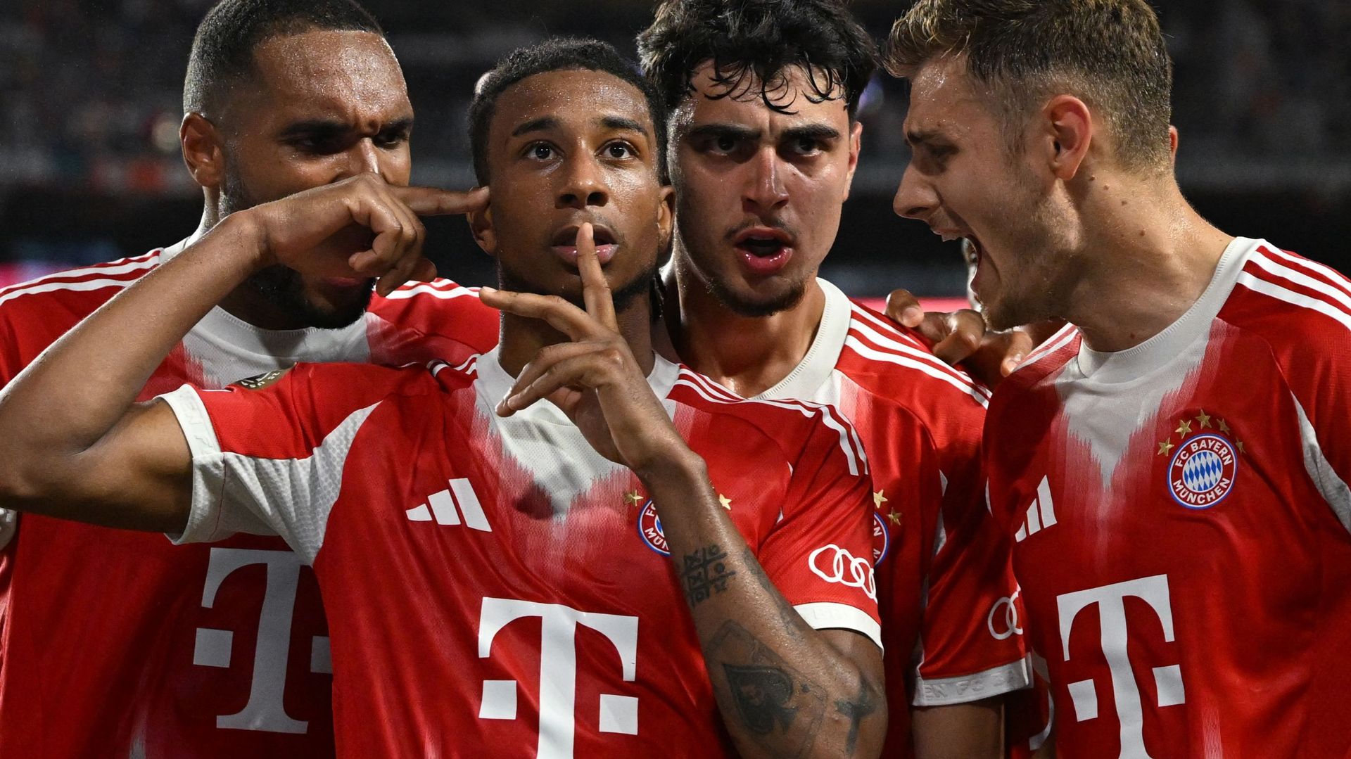 Le Bayern et Vincent Kompany célèbrent leur titre de champion avec… un ...