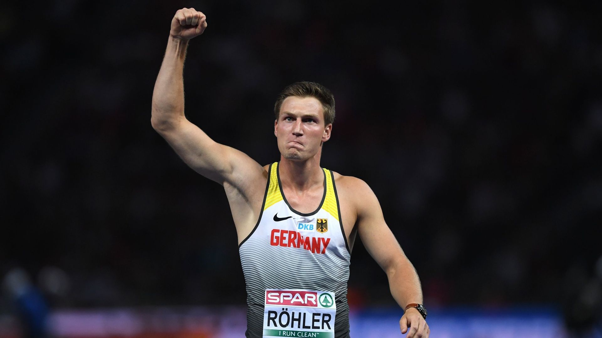 Le champion olympique en titre du lancer de javelot Thomas Roehler et ...