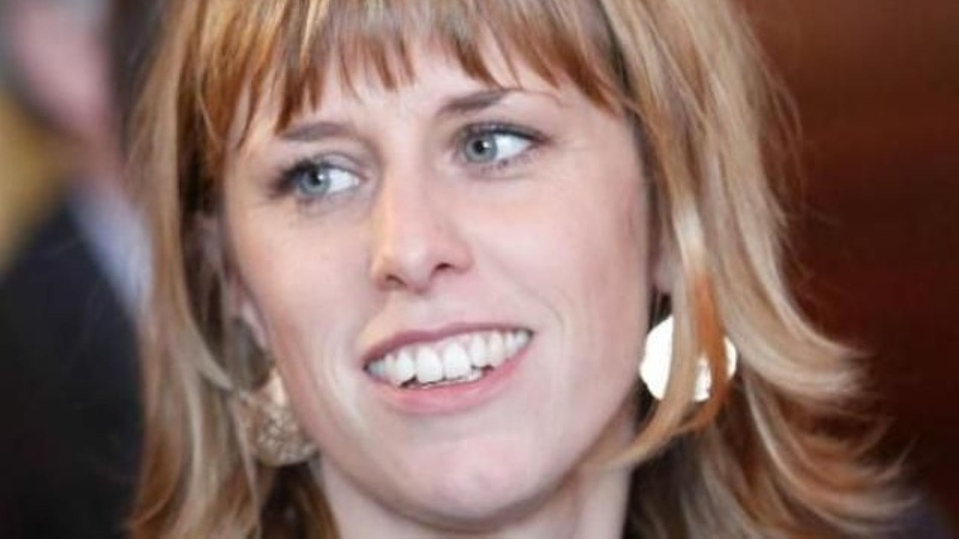 Emily Hoyos souhaite créer un contrat-jeune pour faciliter l'insertion ...