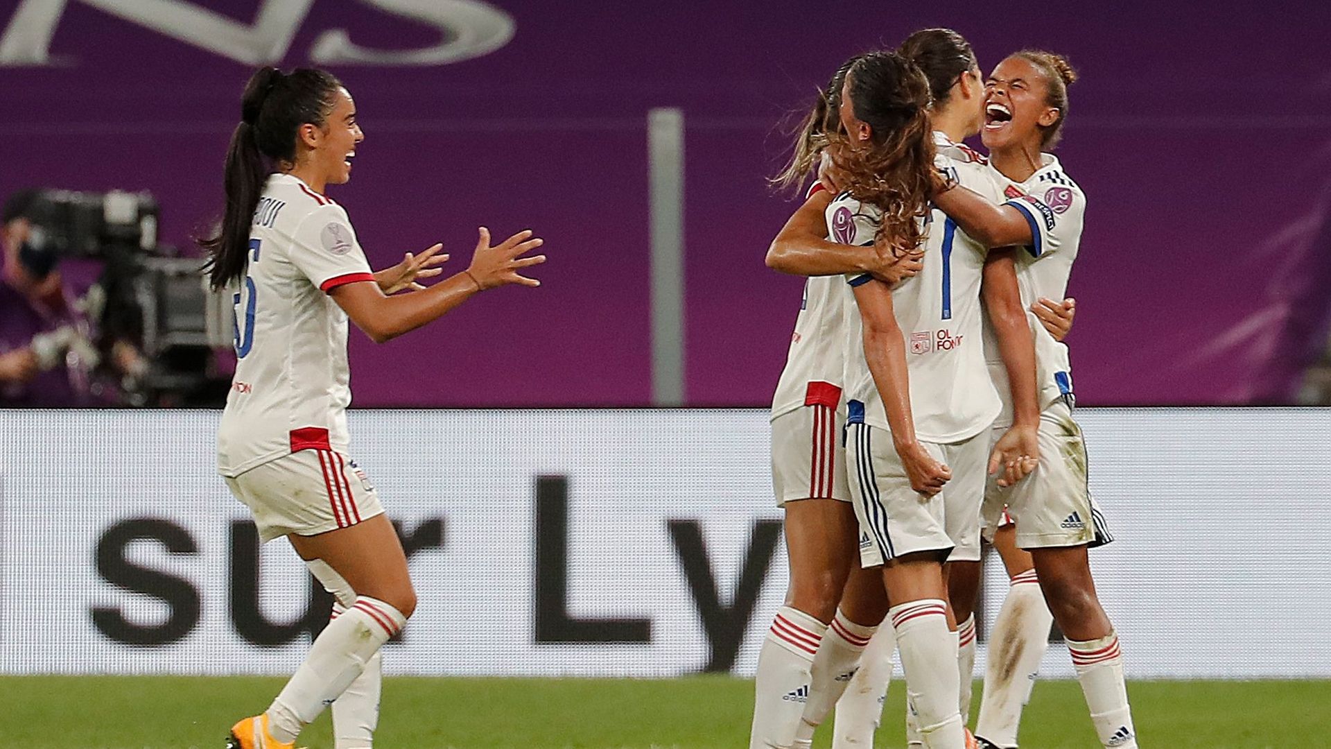 C1 dames: Lyon en finale après avoir éliminé Paris - RTBF Actus