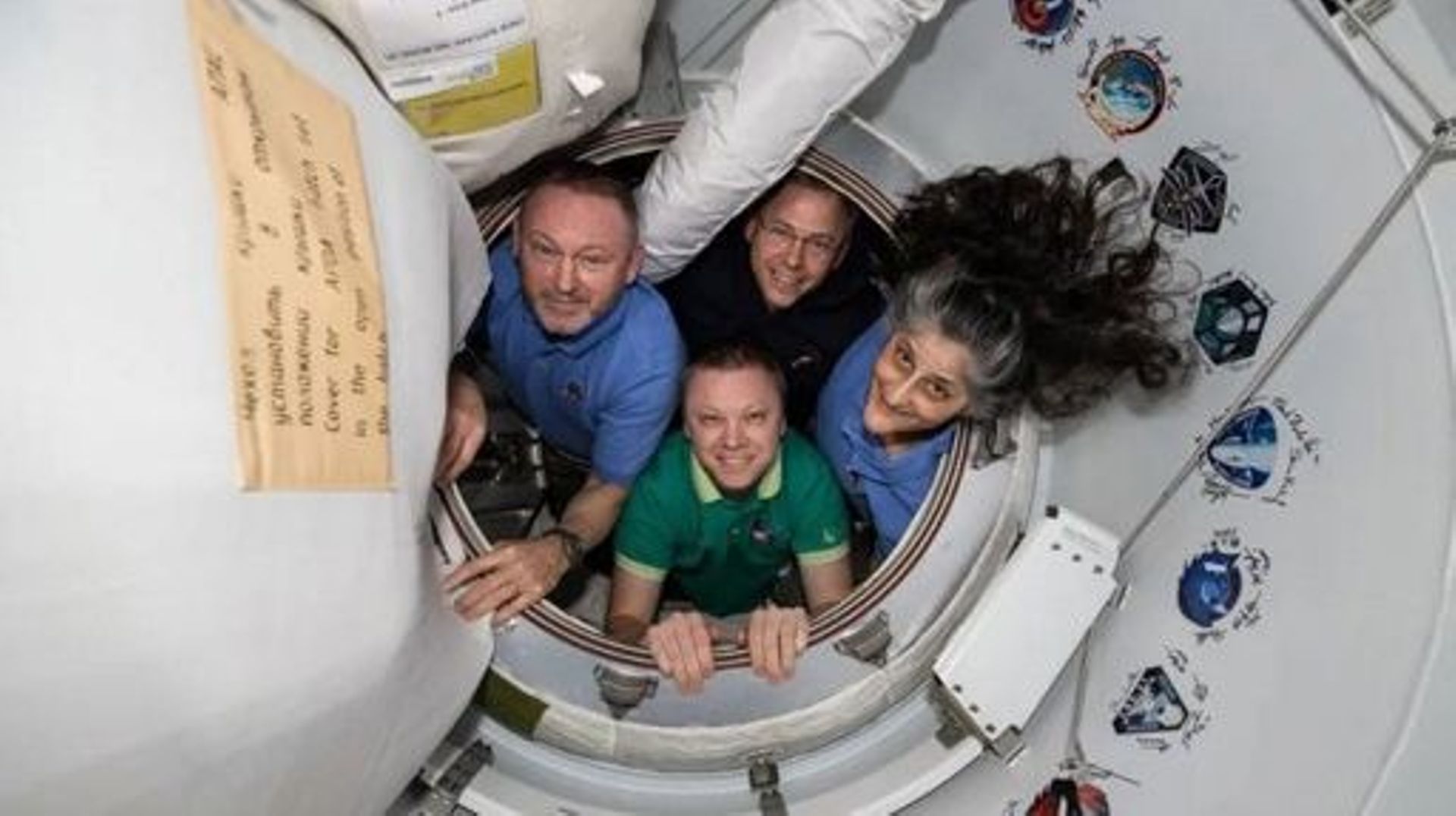 Retour sur Terre (enfin) pour les astronautes bloqués depuis neuf mois ...