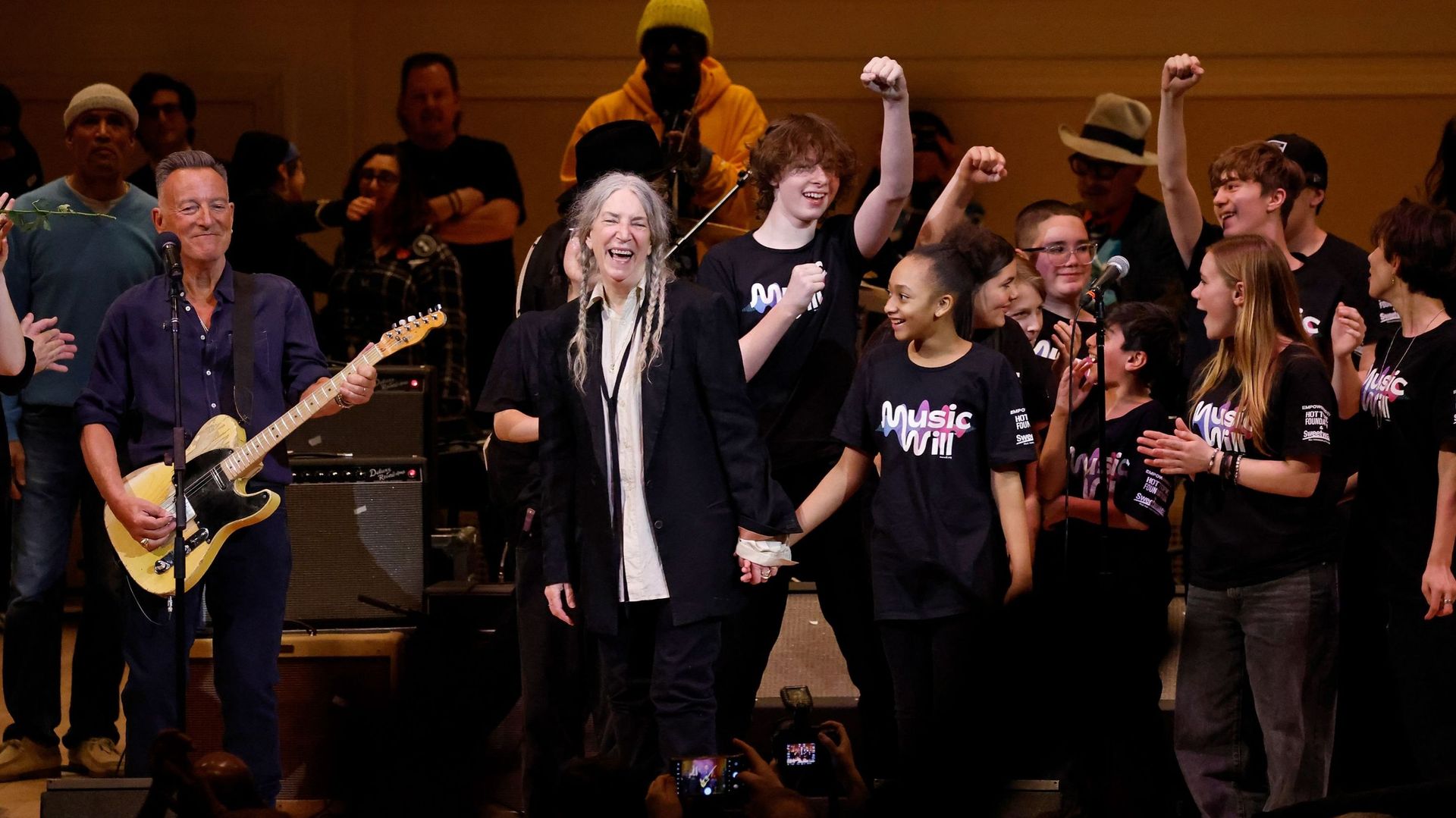 Bruce Springsteen rassemble des légendes de la musique pour un concert ...