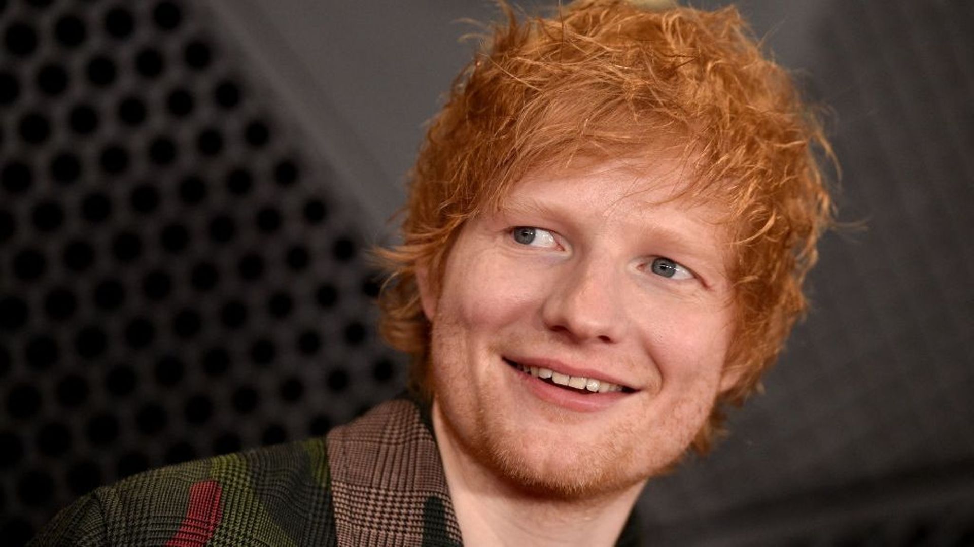 Ed Sheeran crée la surprise dans un pub de Boston pour la Saint-Patrick ...